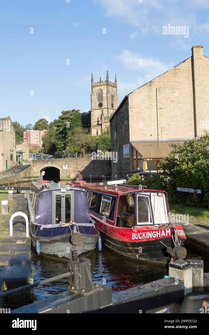 Deep canal hi-res stock photography and images - Alamy