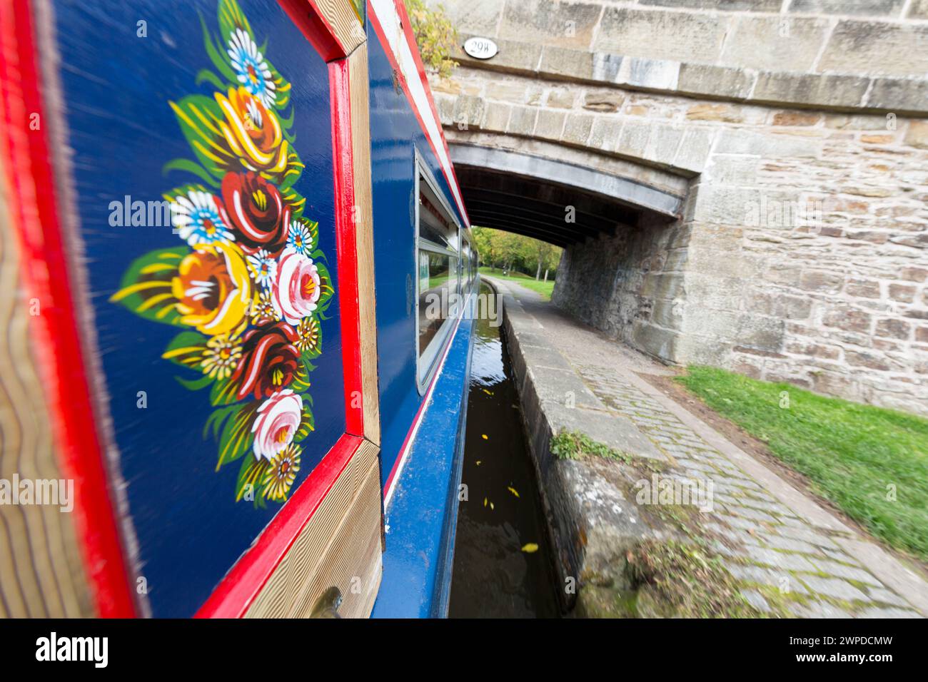 UK, Pontcysyllte Aqueduct carrying the Llangollen Canal over River Dee ...