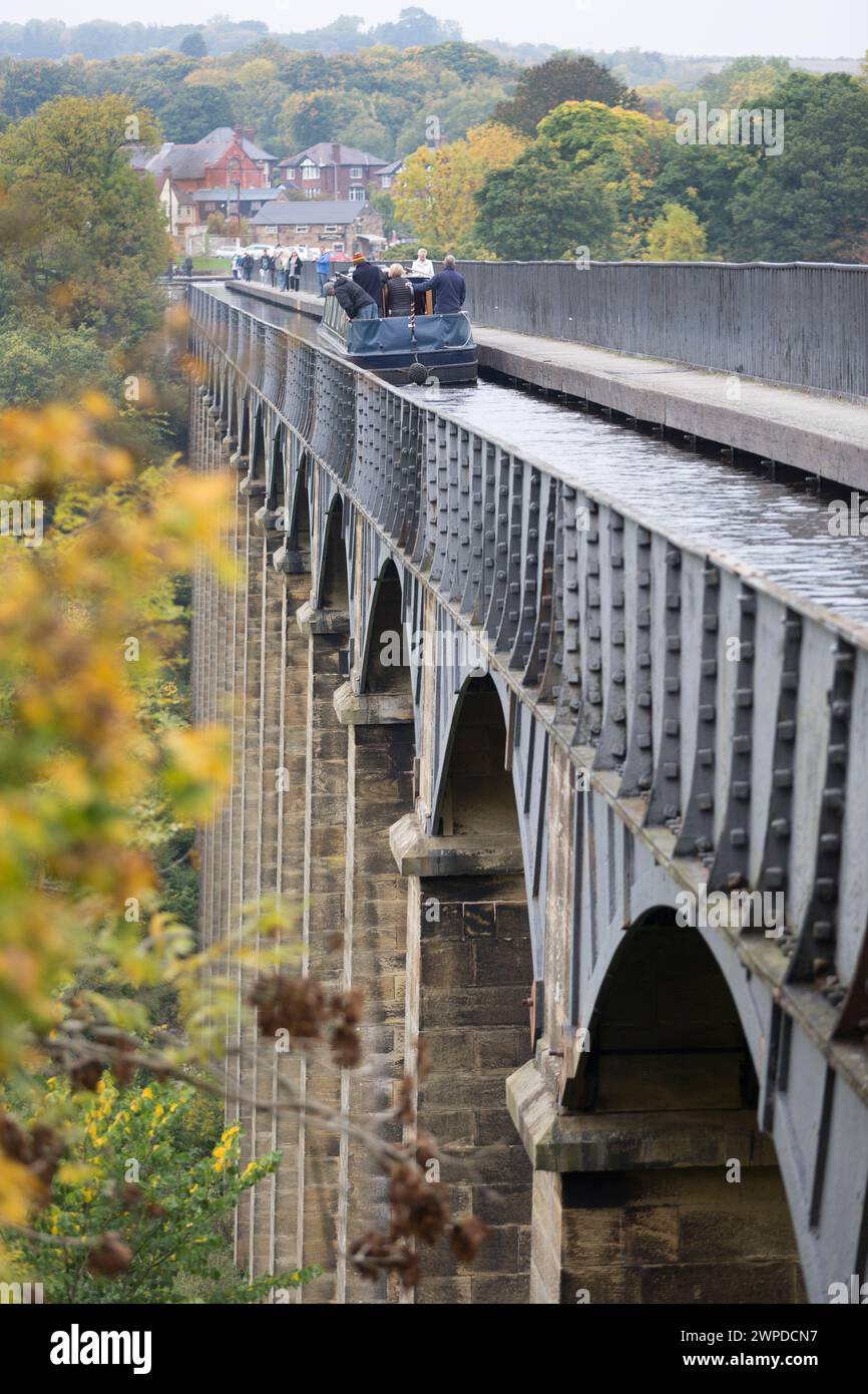 UK, Pontcysyllte Aqueduct carrying the Llangollen Canal over River Dee ...