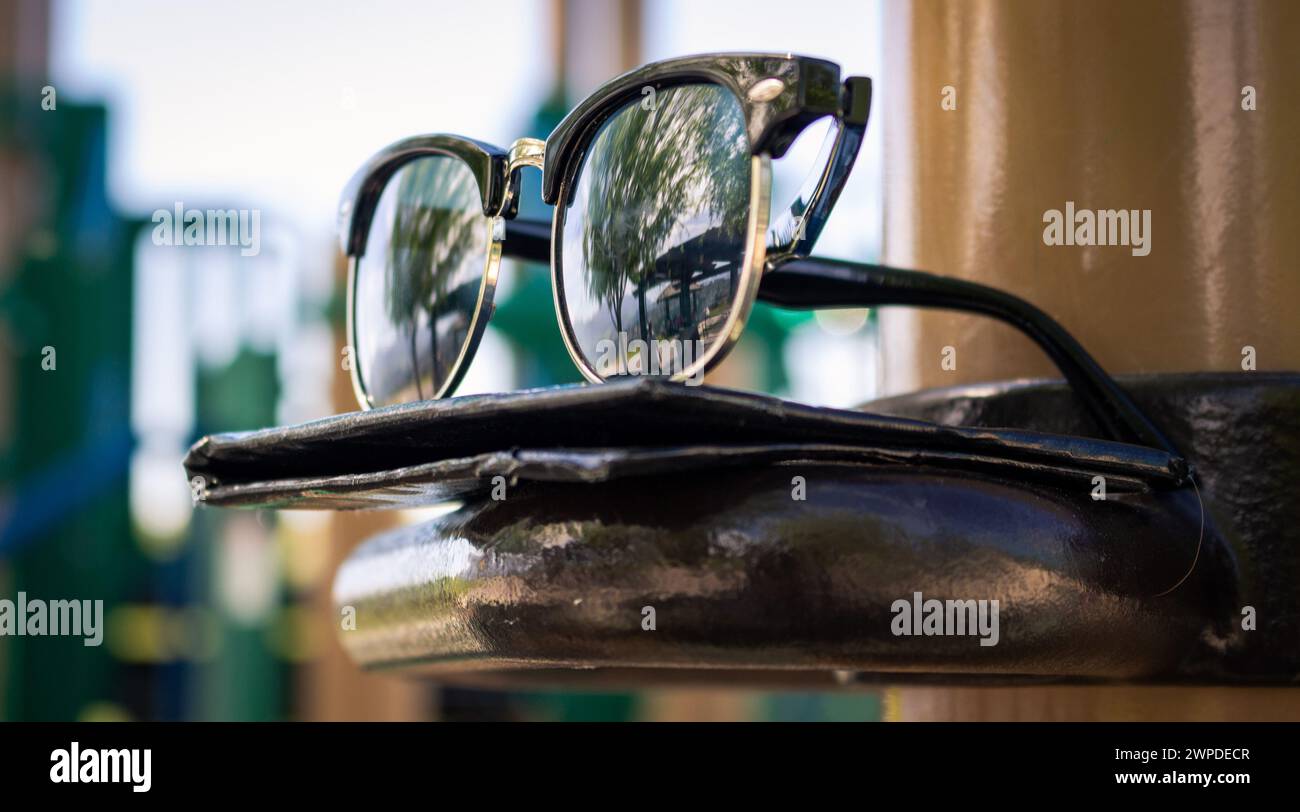 Rack of spectacles hi-res stock photography and images - Alamy