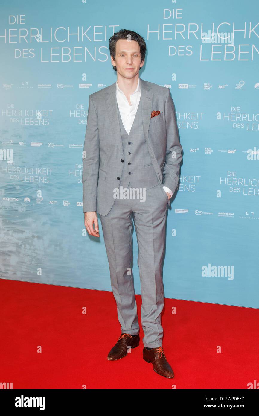 Weltpremiere - Die Herrlichkeit des Lebens Sabin Tambrea bei der Weltpremiere Die Herrlichkeit ...
