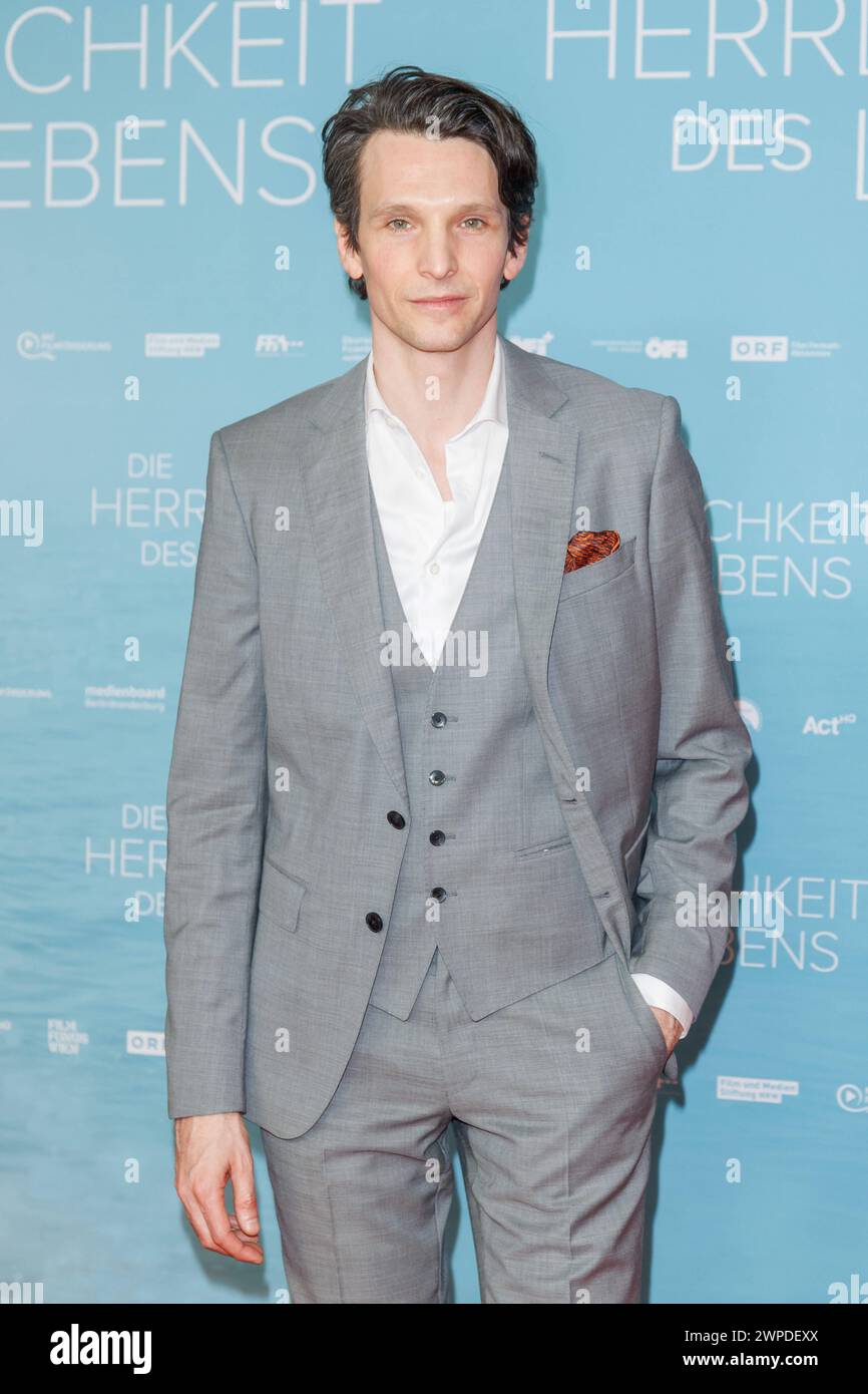 Weltpremiere - Die Herrlichkeit des Lebens Sabin Tambrea bei der Weltpremiere Die Herrlichkeit ...