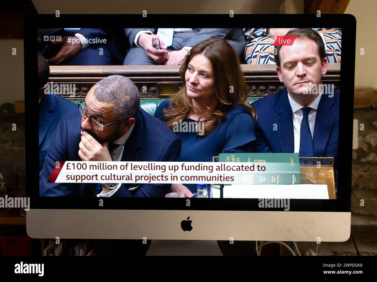 Jeremy Hunt Tory Conservative Chancellor of the Exchequer delivers ...