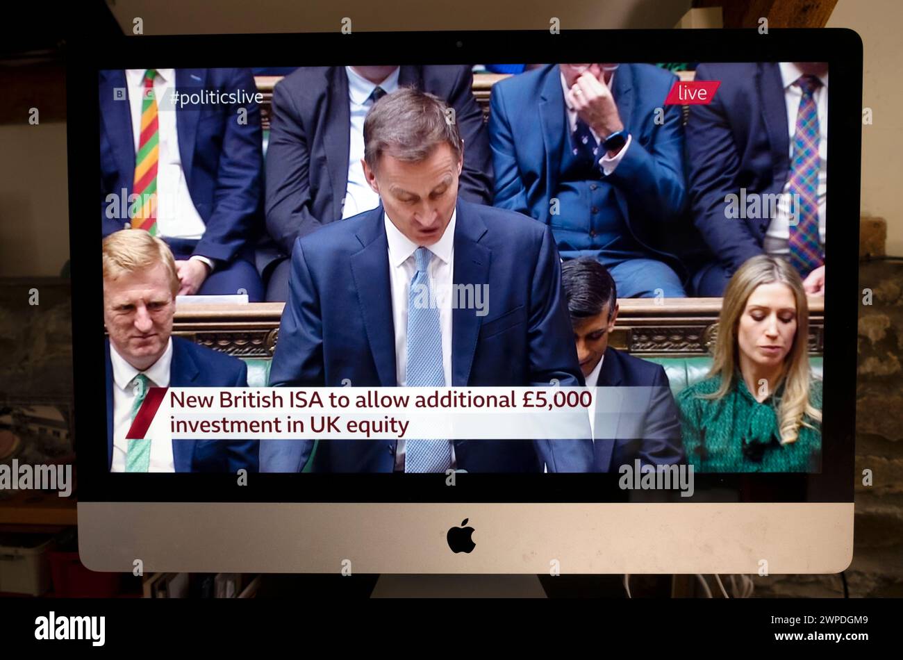 Jeremy Hunt Tory Conservative Chancellor of the Exchequer delivers ...