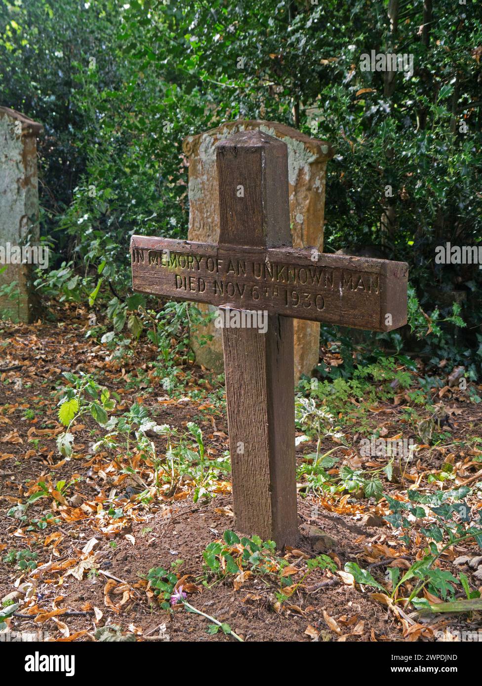 Wooden cross in graveyard hi-res stock photography and images - Alamy