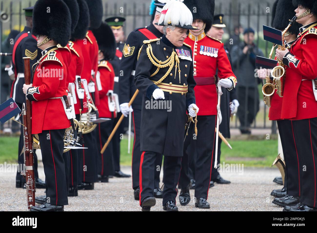 Division inspection hi-res stock photography and images - Alamy