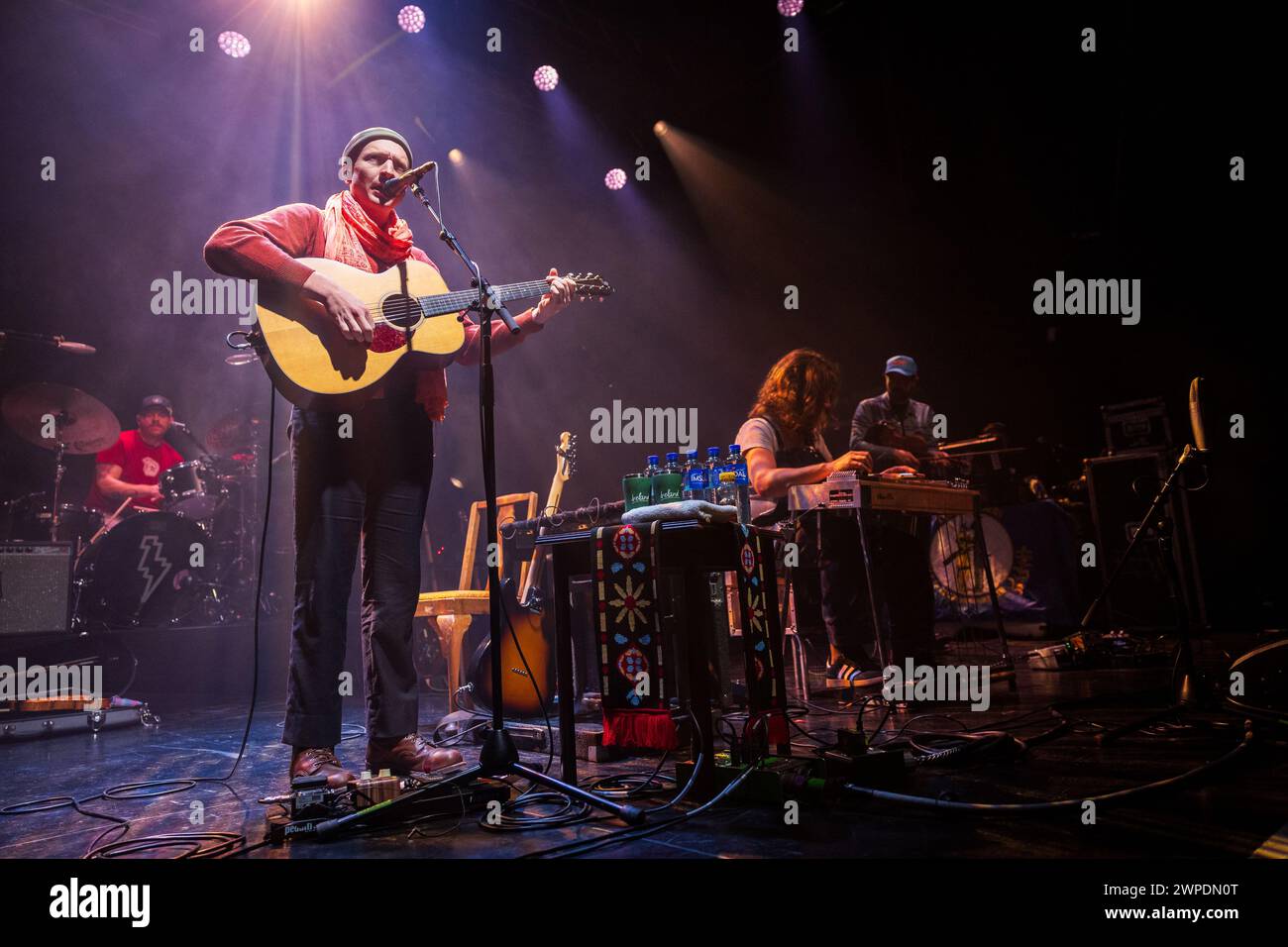 Tyler childers and the food stamps hi-res stock photography and images ...