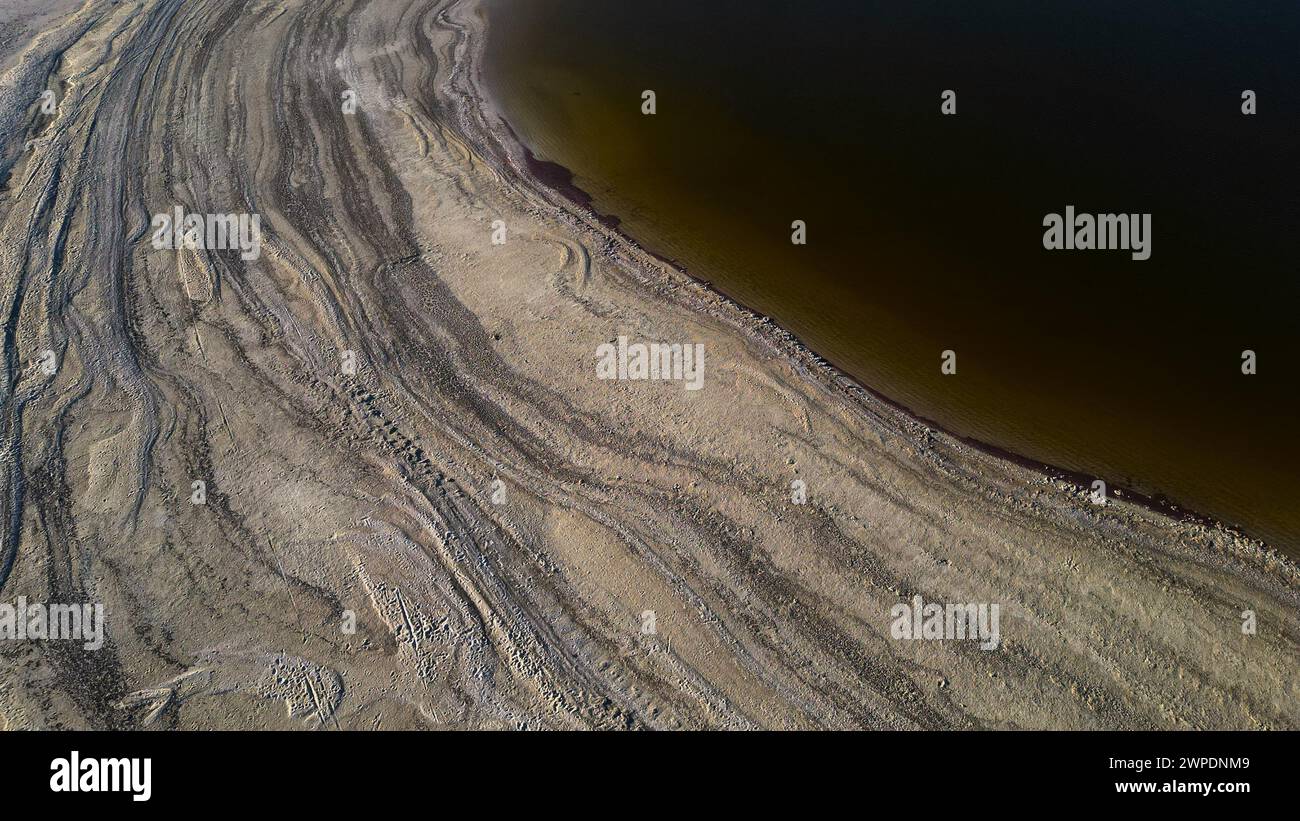 Parallel lines in nature hi-res stock photography and images - Alamy
