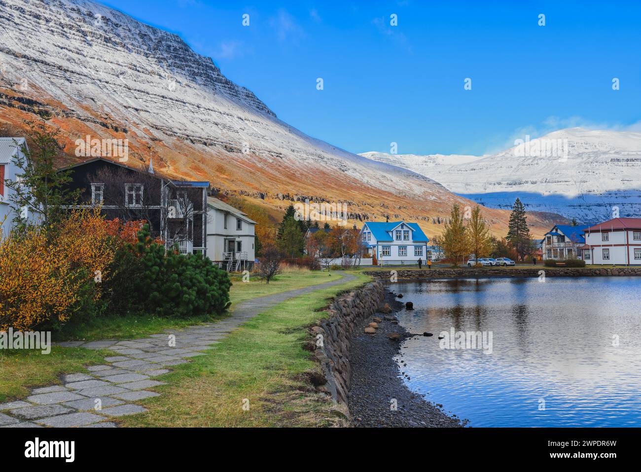 Farm mountains iceland agriculture hi-res stock photography and images ...