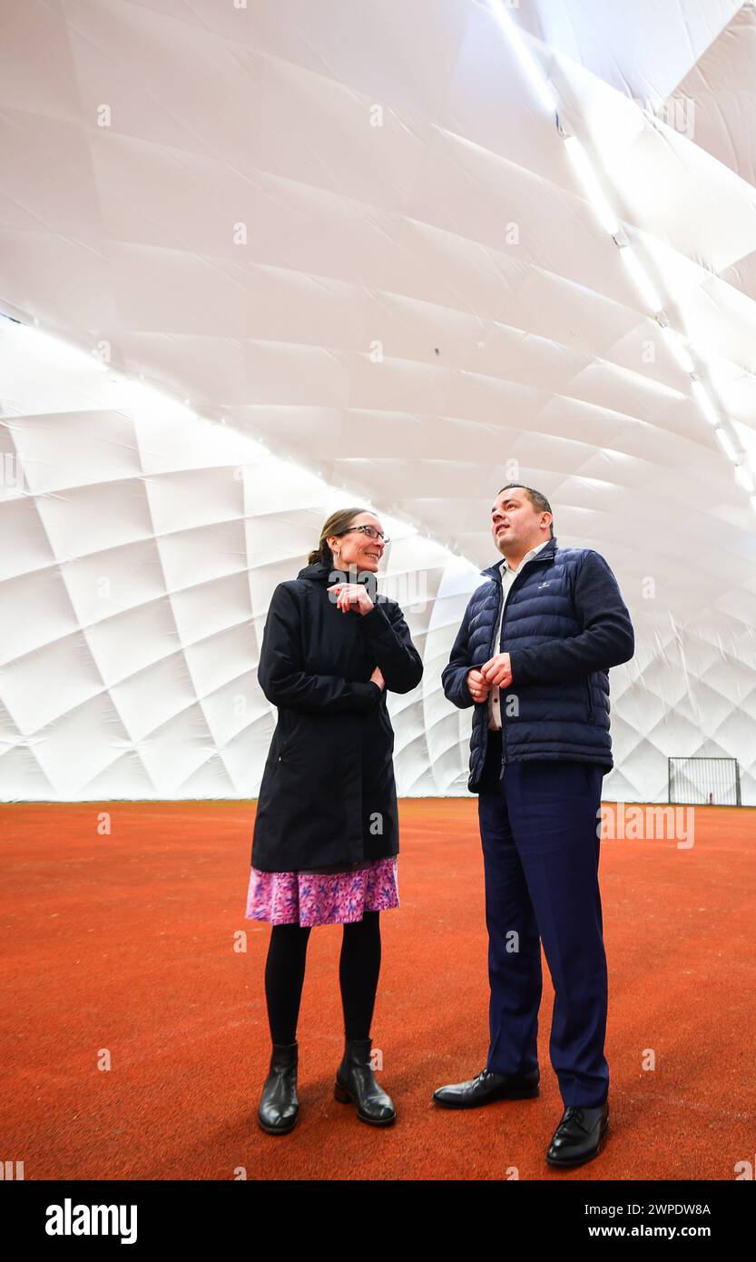 Hamburg, Germany. 07th Mar, 2024. Ksenija Bekeris (SPD, l), Senator for ...