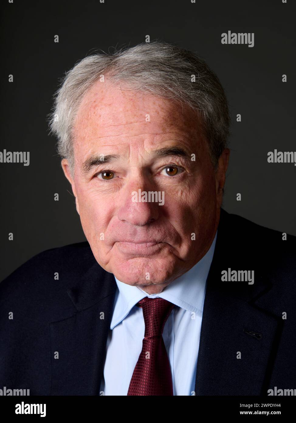 Charles glass speaking hi-res stock photography and images - Alamy