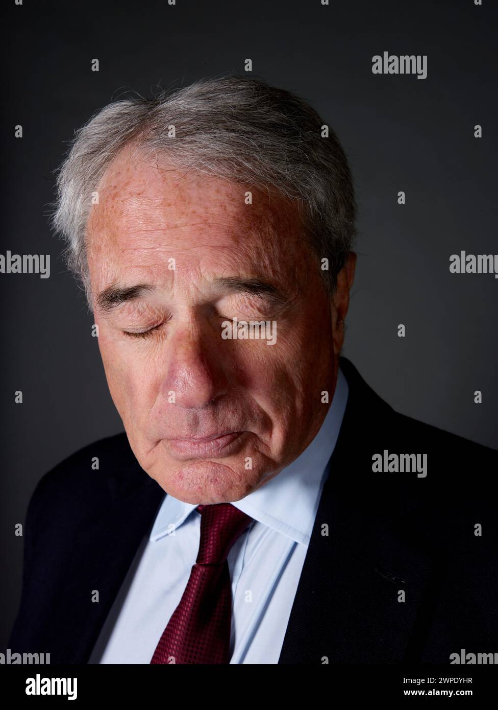 Charles glass speaking hi-res stock photography and images - Alamy