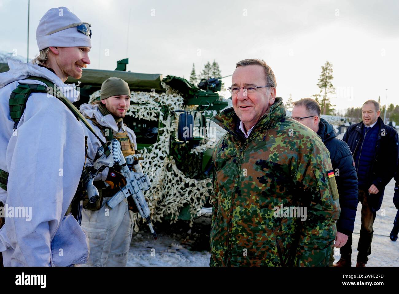 Alta 20240307.German Defense Minister Boris Pistoriu greets soldiers in ...