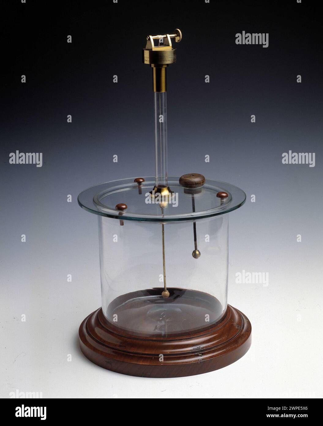 Coulombs torsion balance hi-res stock photography and images - Alamy