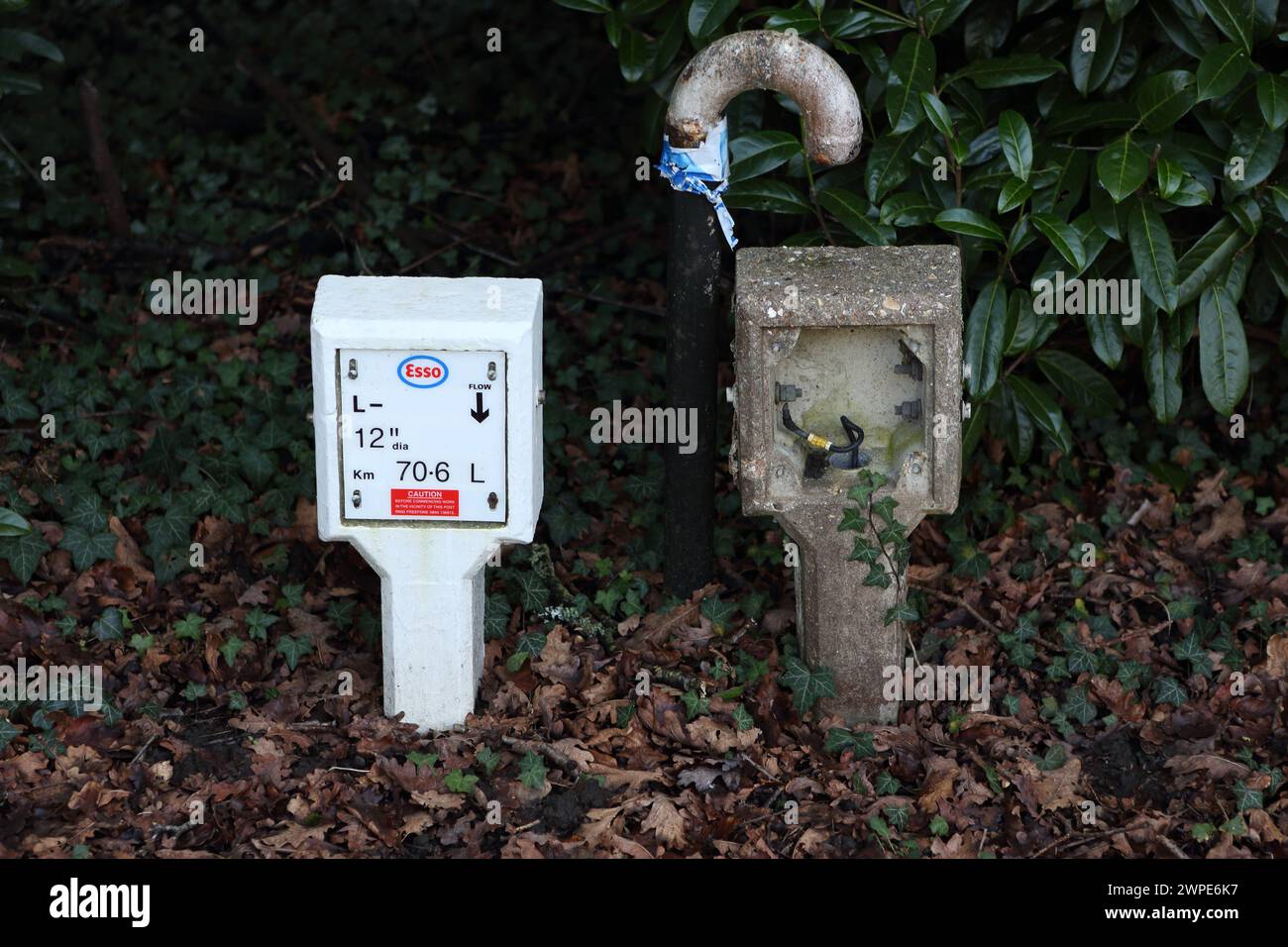 Pipeline marker hi-res stock photography and images - Alamy