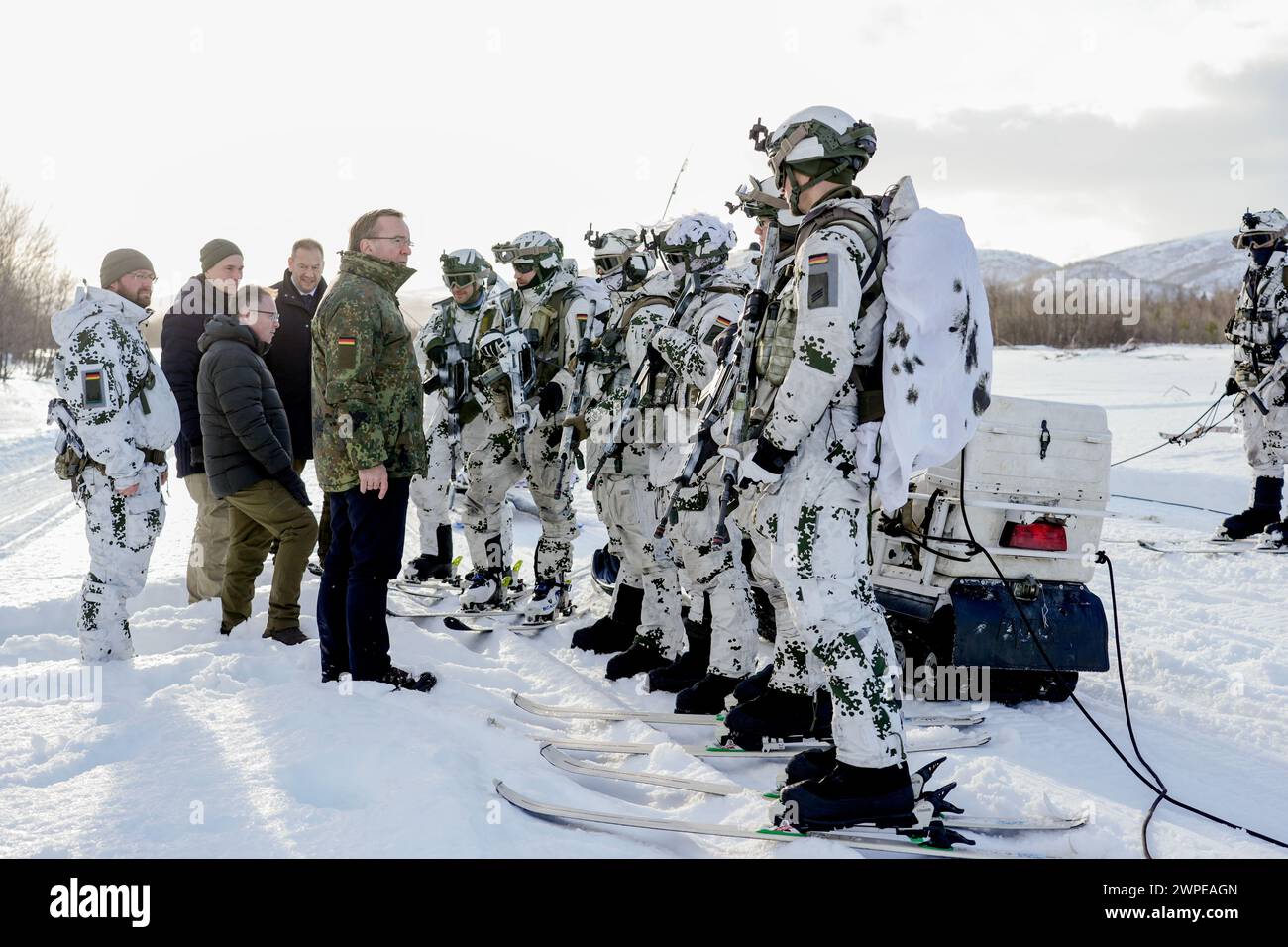 Alta 20240307.German Defense Minister Boris Pistoriu greets soldiers in ...