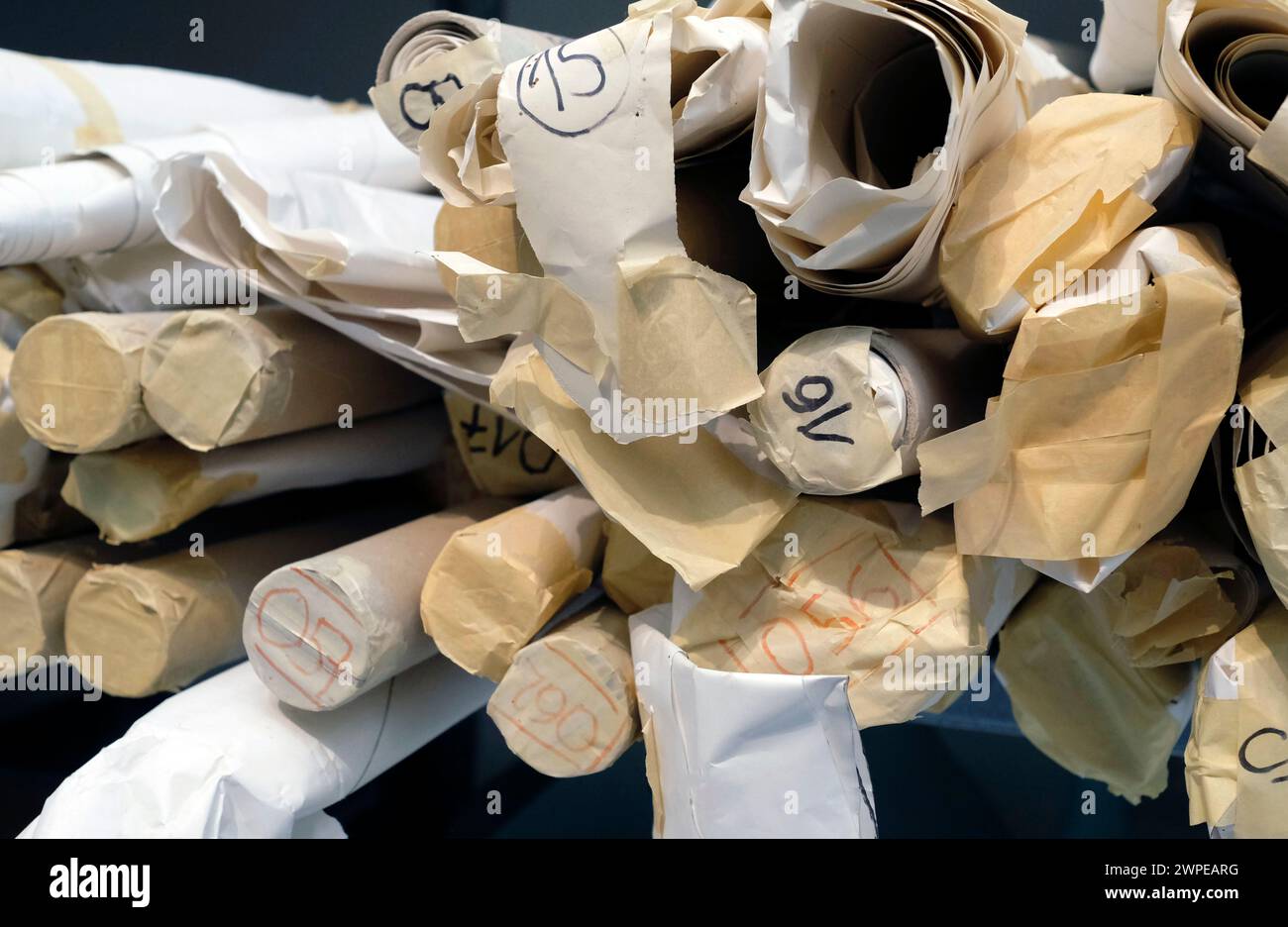 Rolled up maps hi-res stock photography and images - Alamy