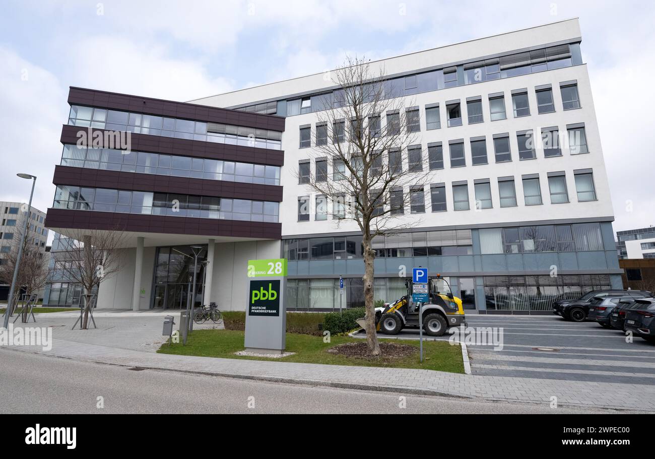 Deutsche pfandbriefbank logo hi-res stock photography and images - Alamy