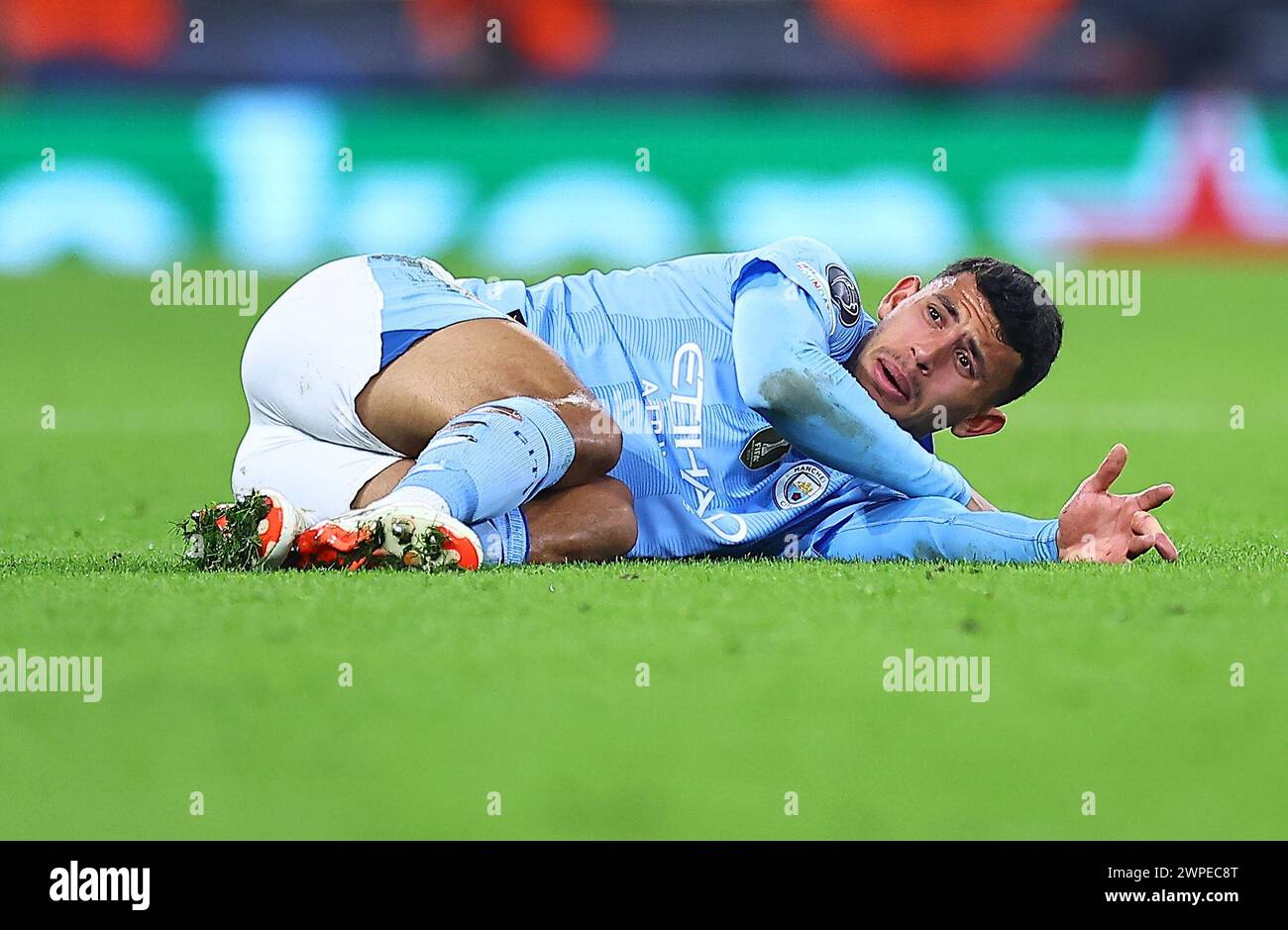 Dislocated finger hi-res stock photography and images - Alamy