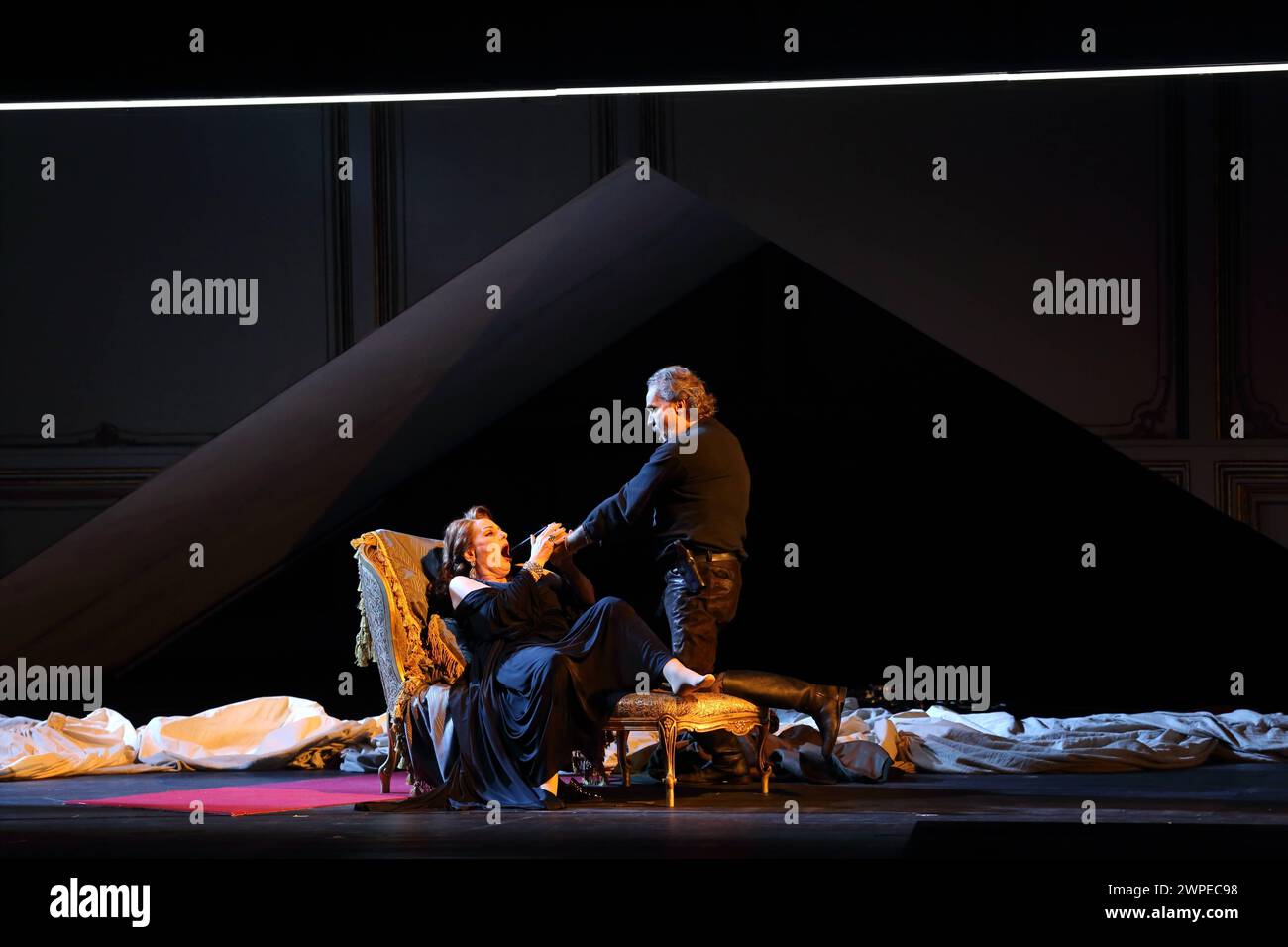 Doris Soffel als Gräfin und Martin Muehle als Hermann während der ...