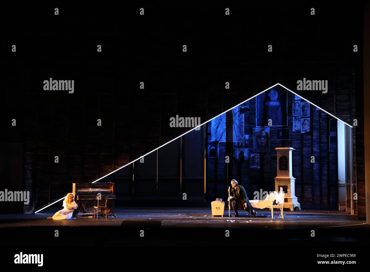 Sondra Radvanovsky als Lisa und Martin Muehle als Hermann während der ...