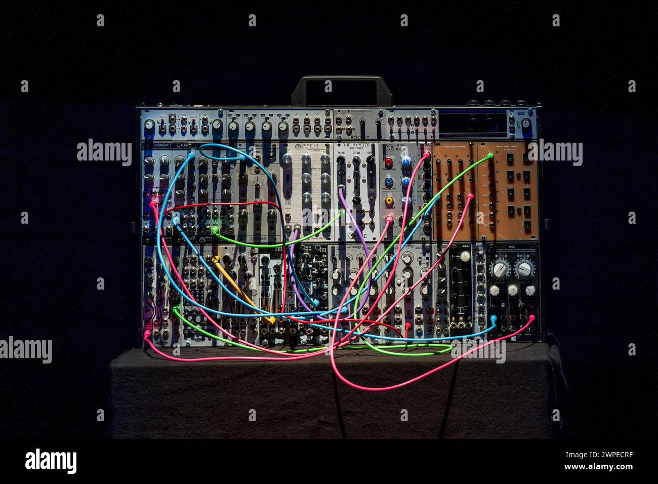 Modular sound synthesis hi-res stock photography and images - Alamy Modular sound synthesis hi-res stock photography and images - Alamy