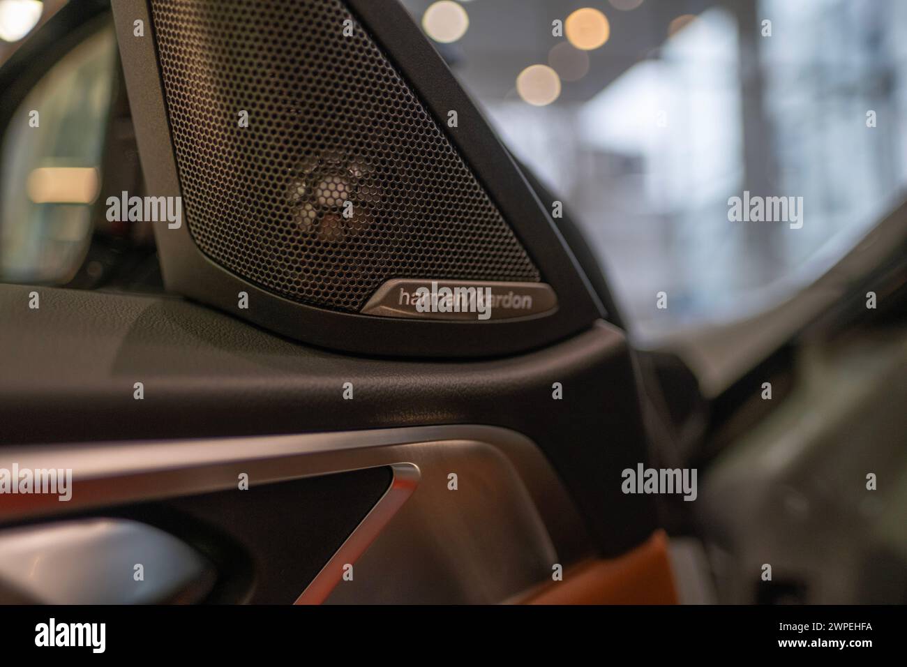 High fidelity systems hi-res stock photography and images - Alamy