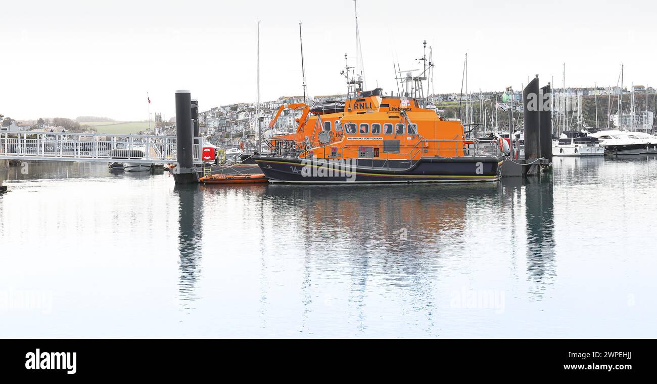 Saving lives at sea orage hi-res stock photography and images - Alamy