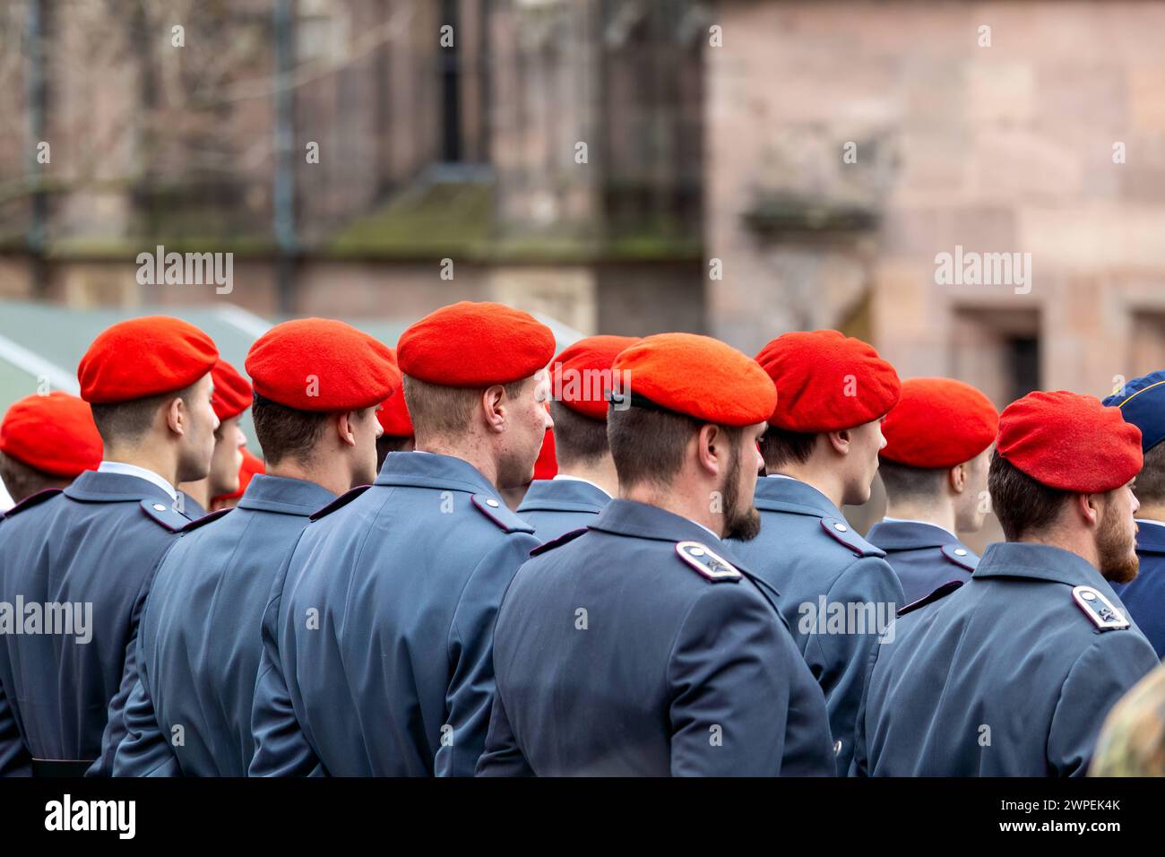 Öffentliches Gelöbnis der Bundeswehr in Nürnberg Heeressoldaten im ...
