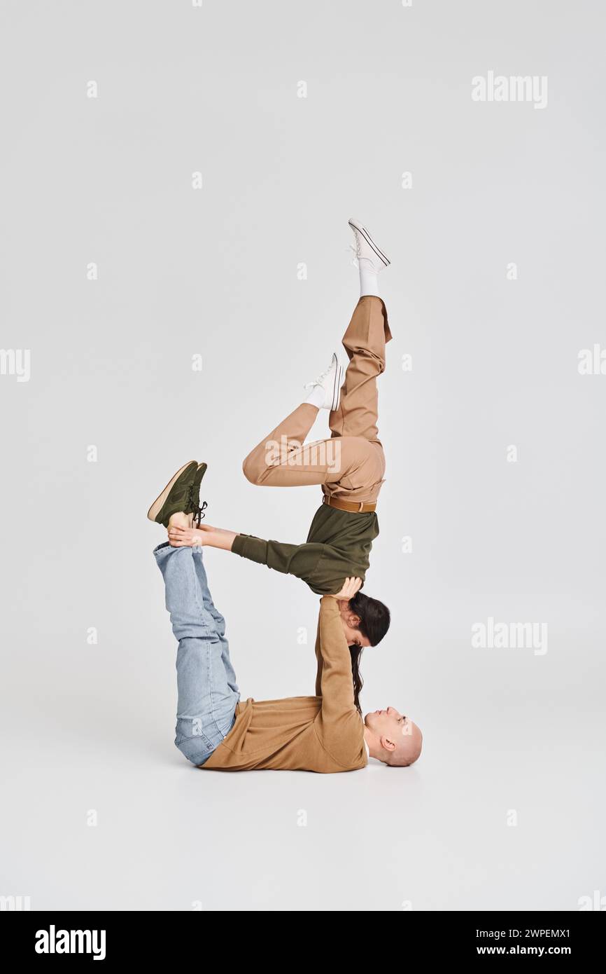 Acrobatic couple hi-res stock photography and images - Alamy