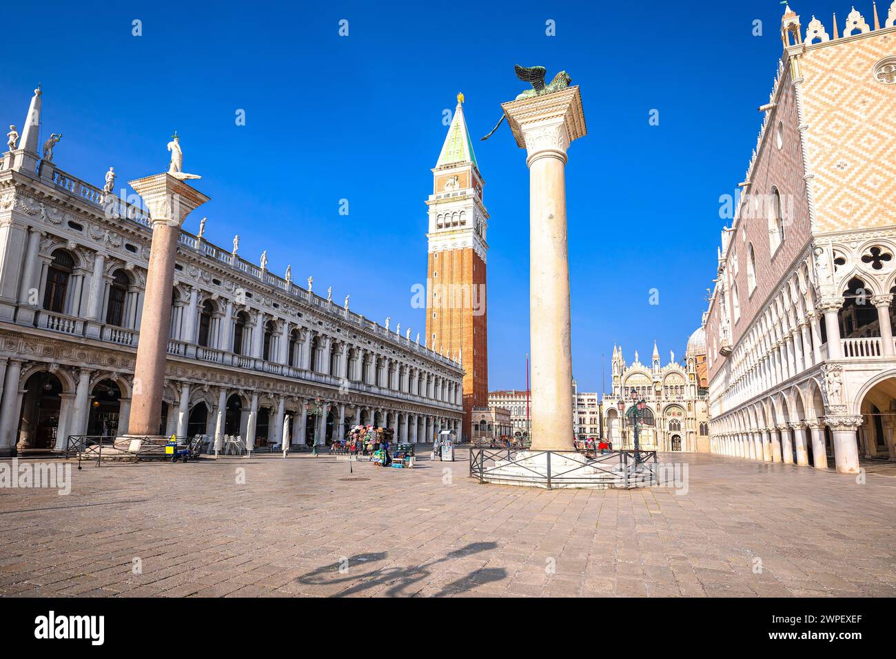 Piazza San Marco square in Venice scenic architecture view, tourist ...