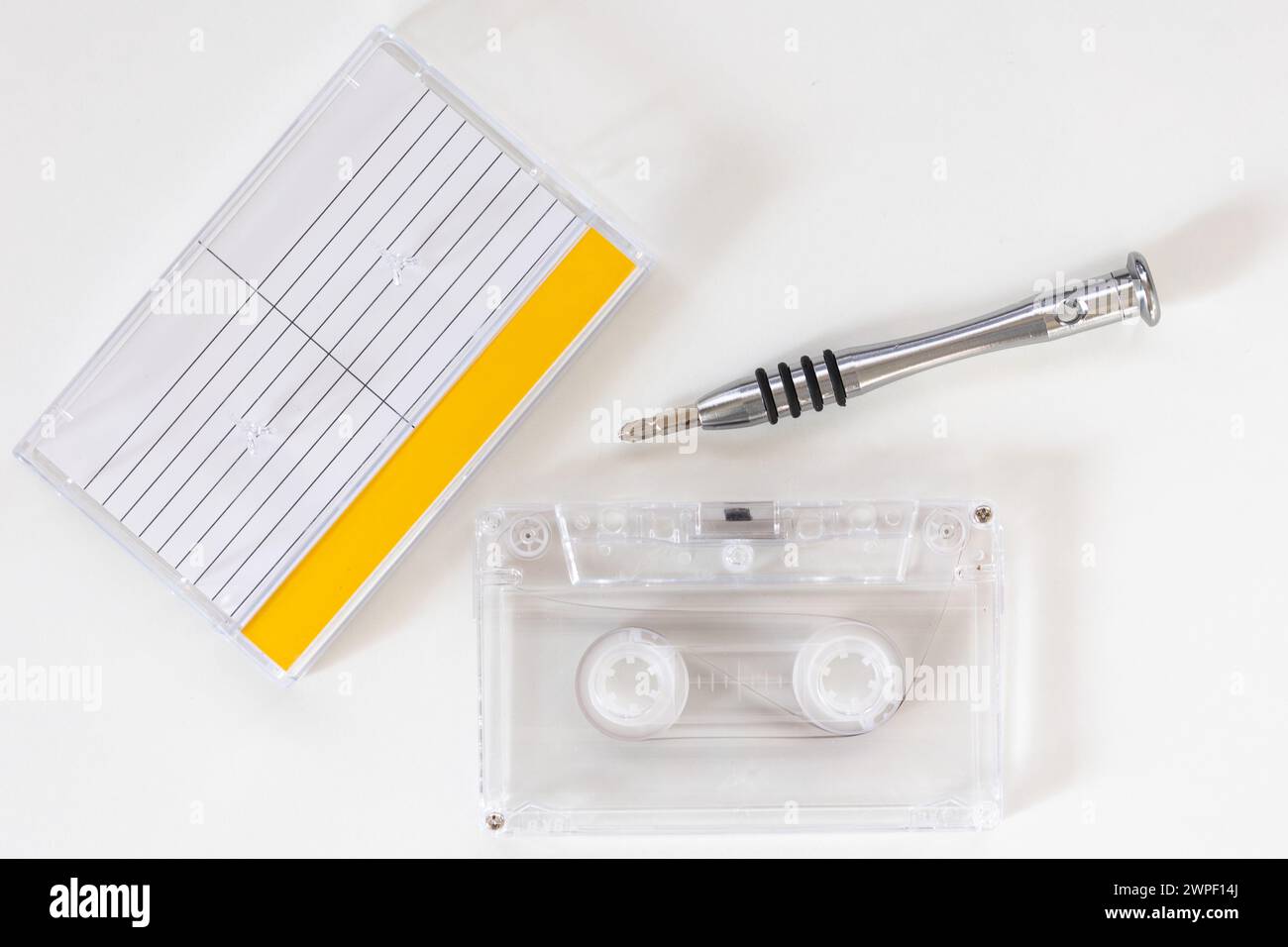 Tape loop, DIY your own tape loop, old style cassette Stock Photo - Alamy