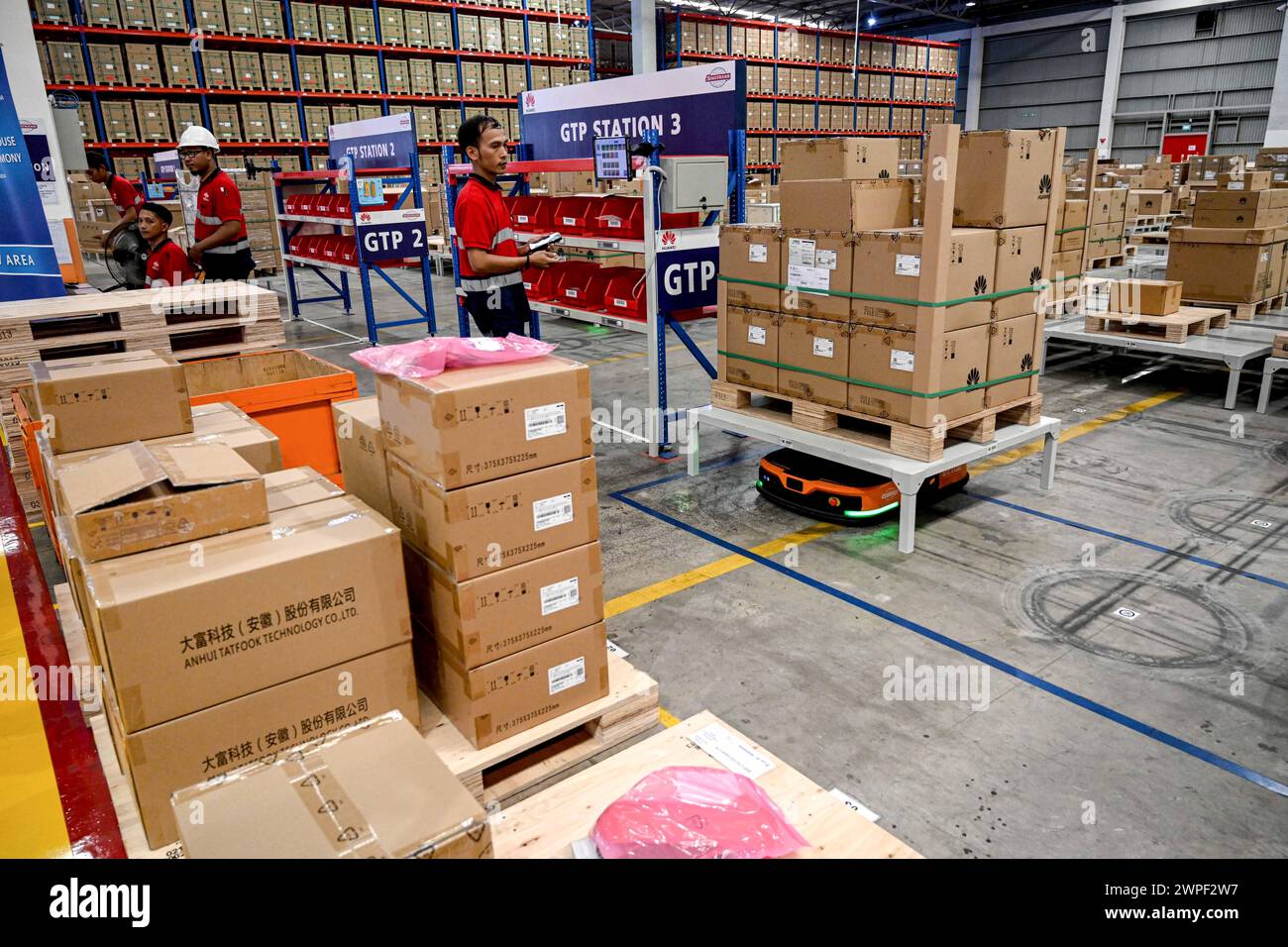 Operation center telecom -Fotos und -Bildmaterial in hoher Auflösung ...