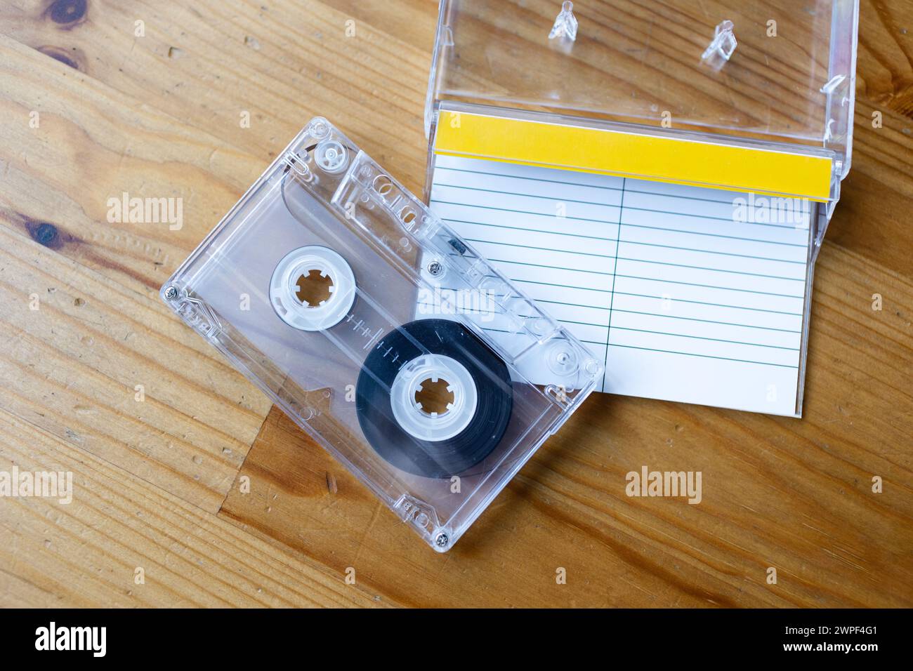 Tape loop, DIY your own tape loop, old style cassette Stock Photo - Alamy
