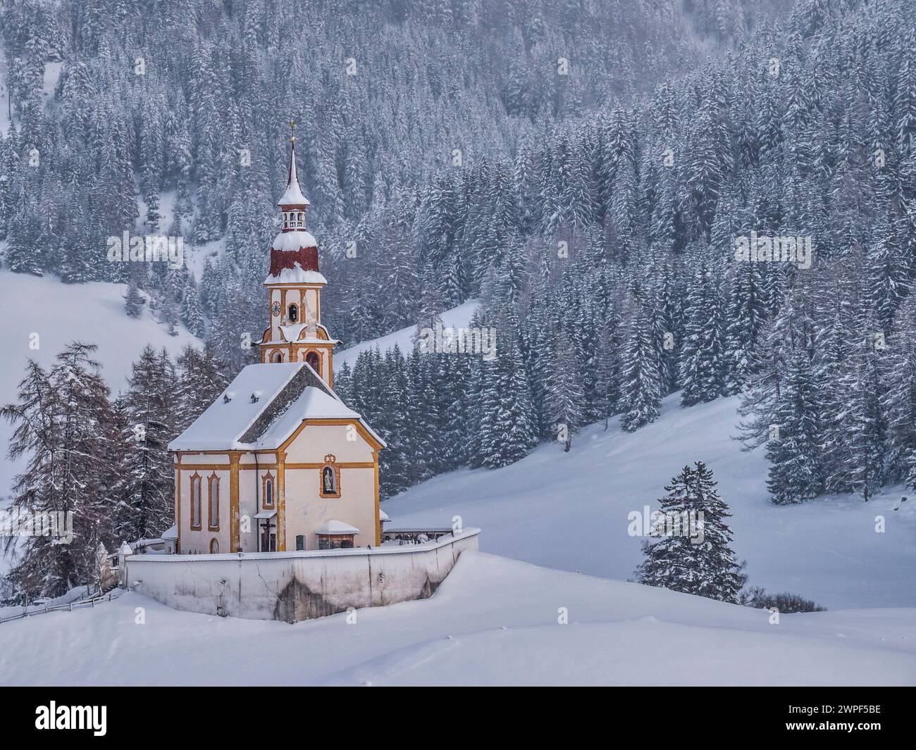 Pictorial st nicholas church hi-res stock photography and images - Alamy