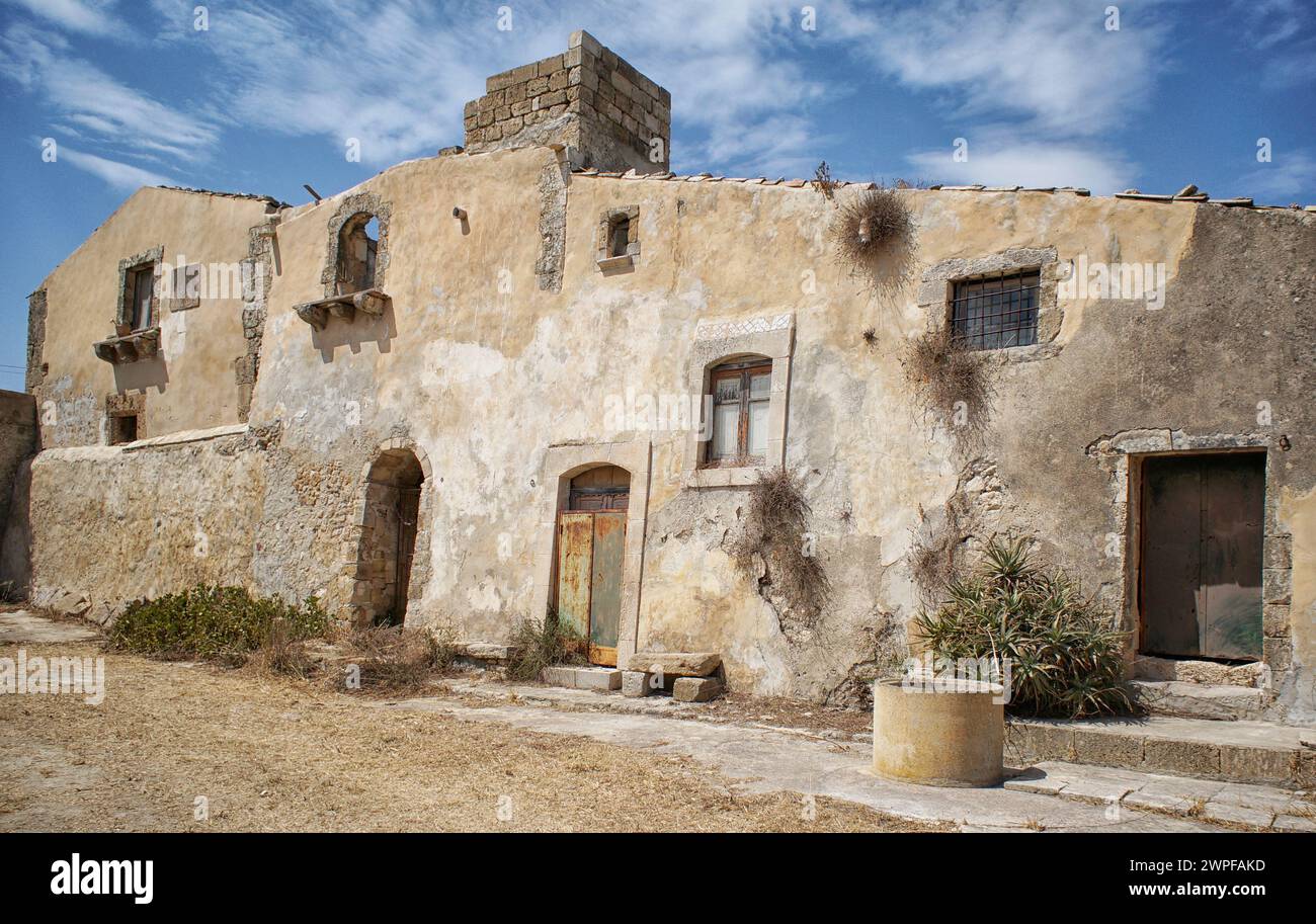 Typical sicilian baglio hi-res stock photography and images - Alamy