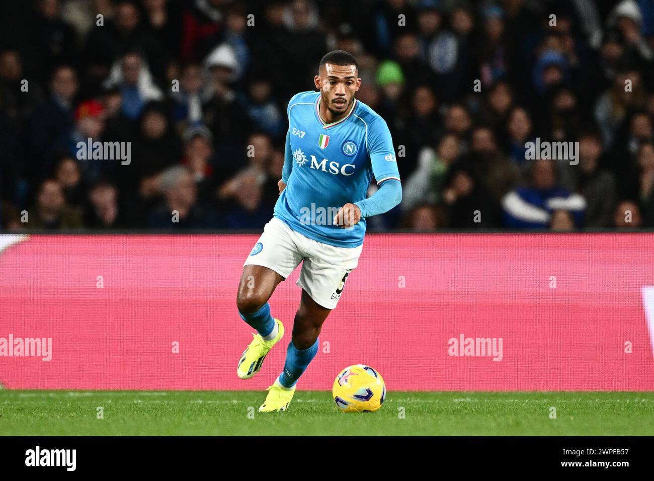 Juan Jesus of SSC Napoli in action during the Serie A TIM match between ...