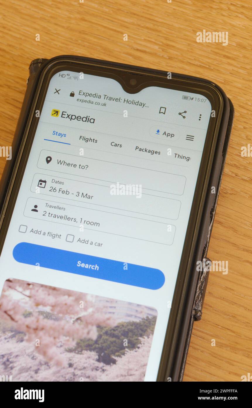 Expedia app logo hi-res stock photography and images - Alamy
