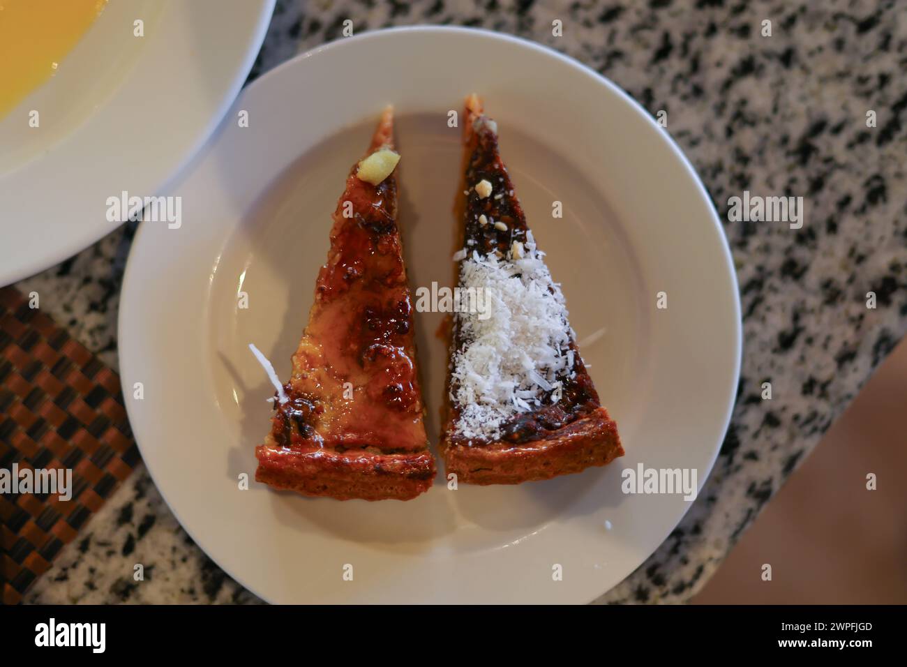 Plate pretty chinese hi-res stock photography and images - Alamy