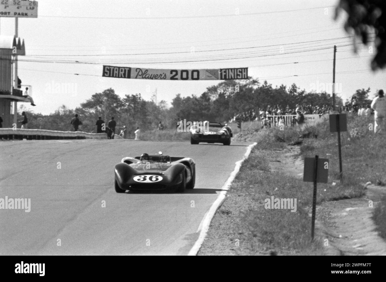 Lola t70 mk 3b ford hi-res stock photography and images - Alamy
