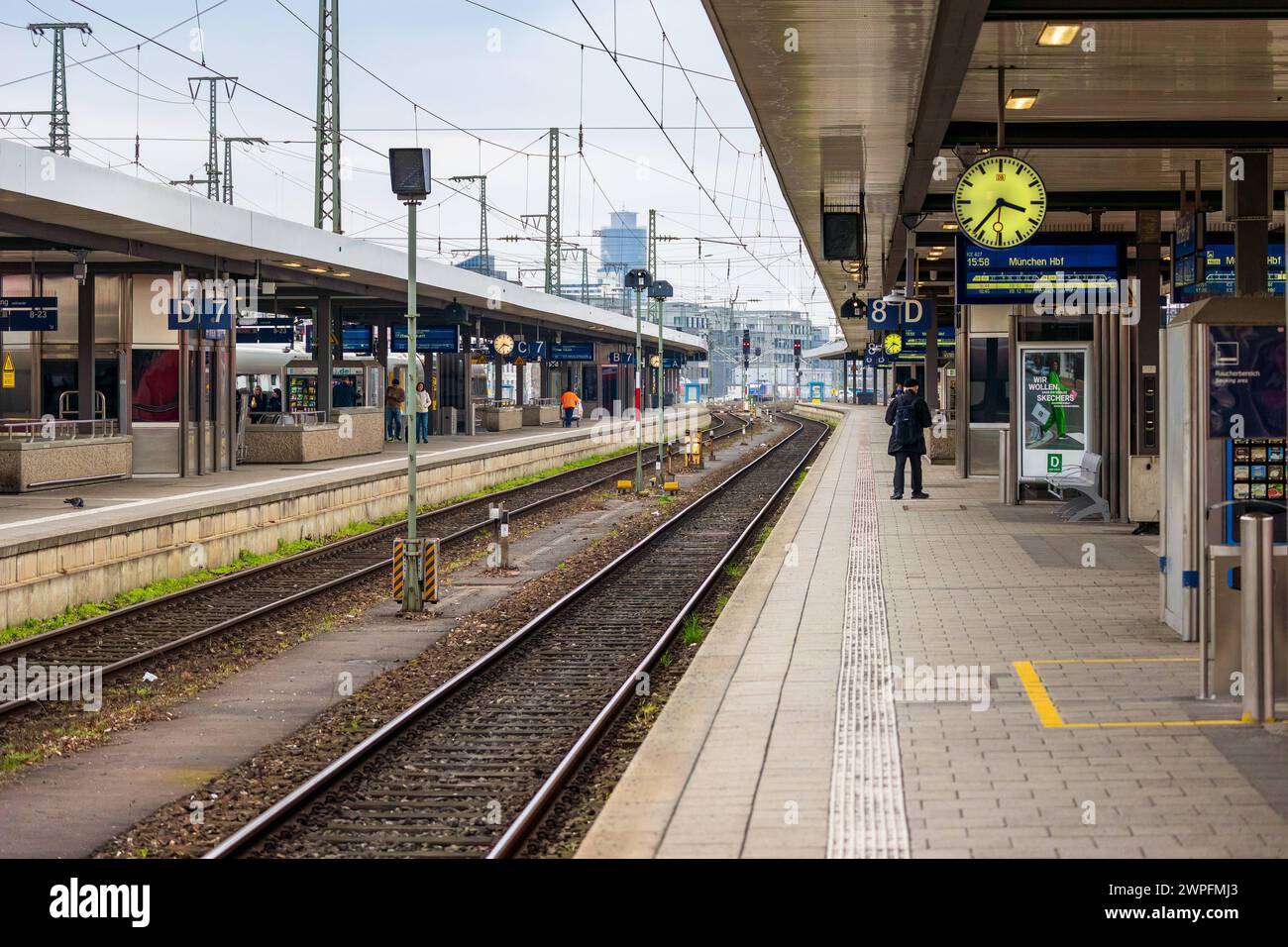 Bahn streik deutschland hi-res stock photography and images - Alamy