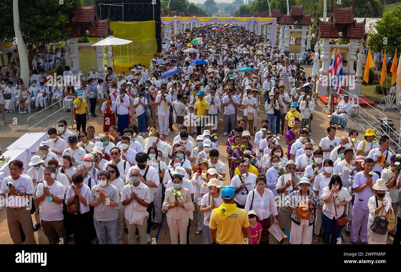Buddhist faithful pay obeisance to the sacred relics of Lord Buddha and ...