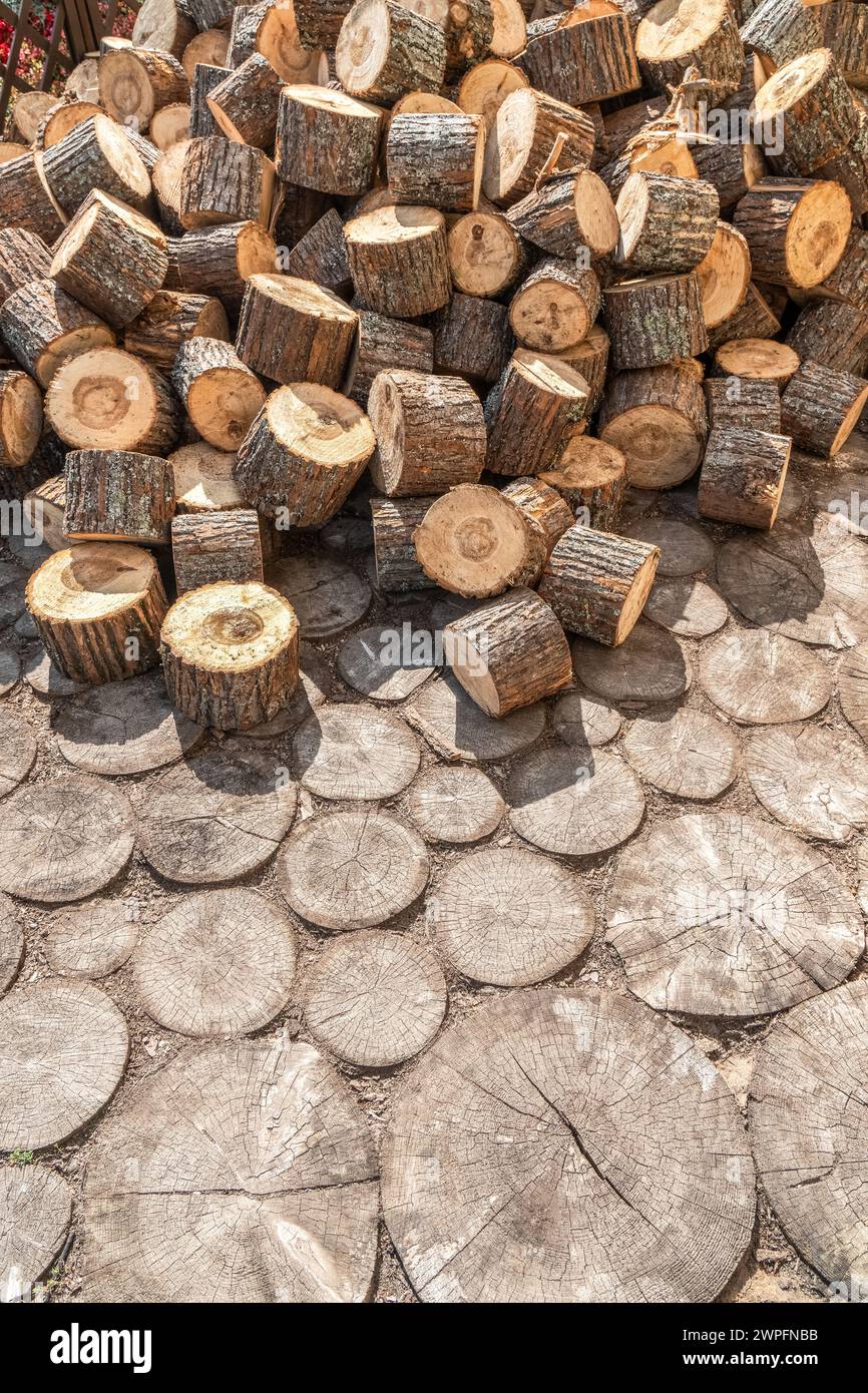Covering of timber hi-res stock photography and images - Alamy