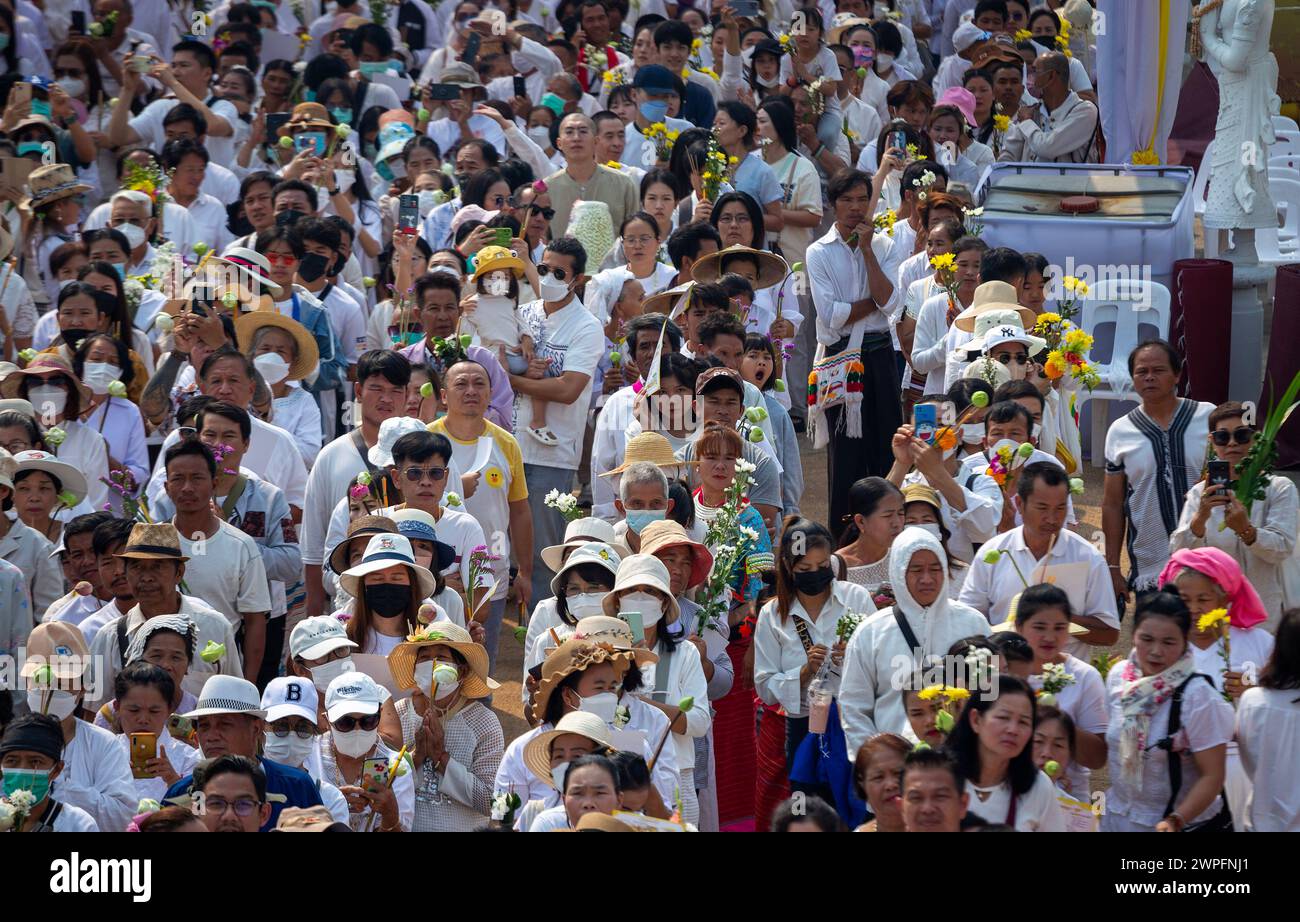 Buddhist faithful pay obeisance to the sacred relics of Lord Buddha and ...