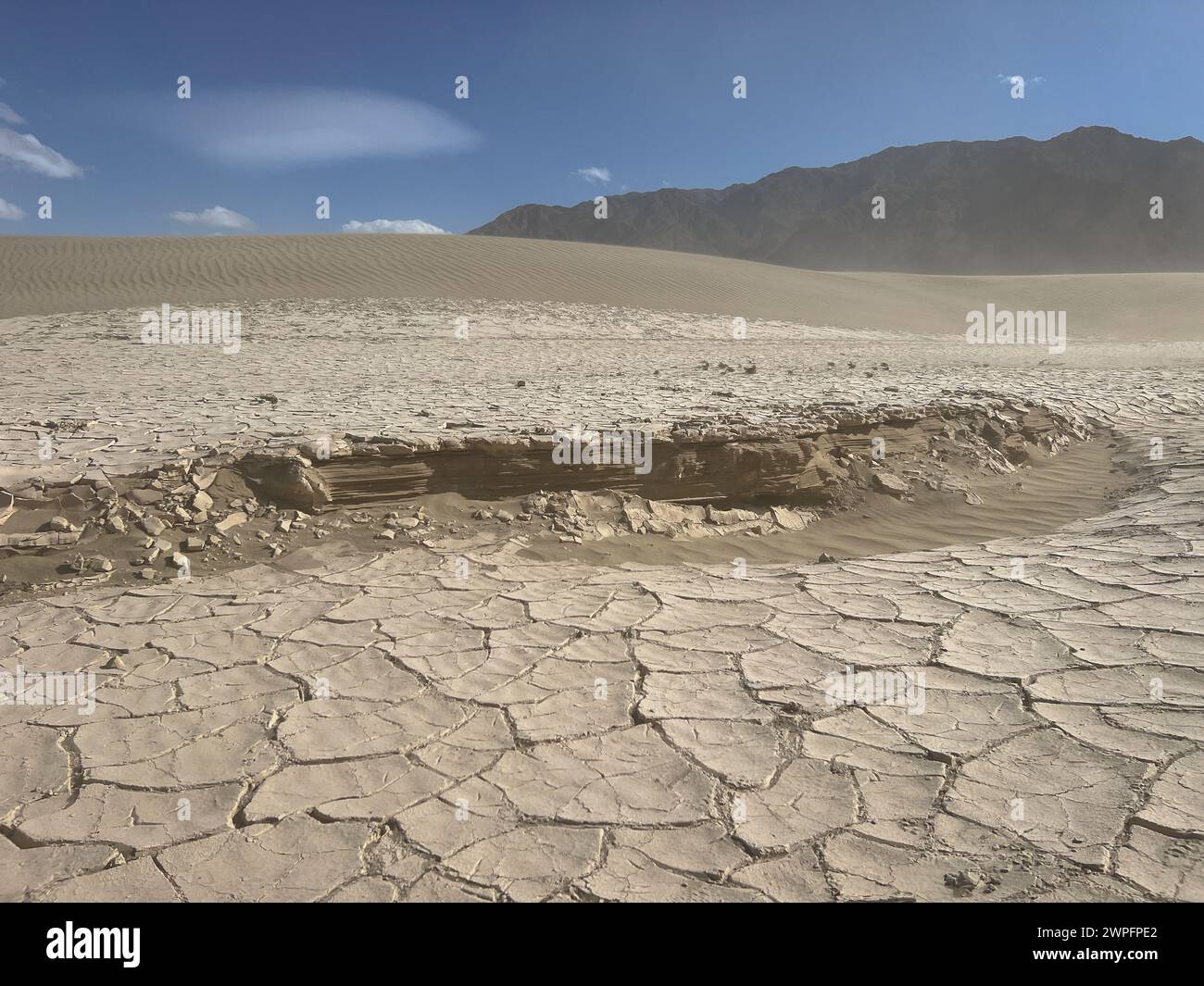 Sandstorm at Mesquite Flat Dunes, Death Valley, with windy conditions ...