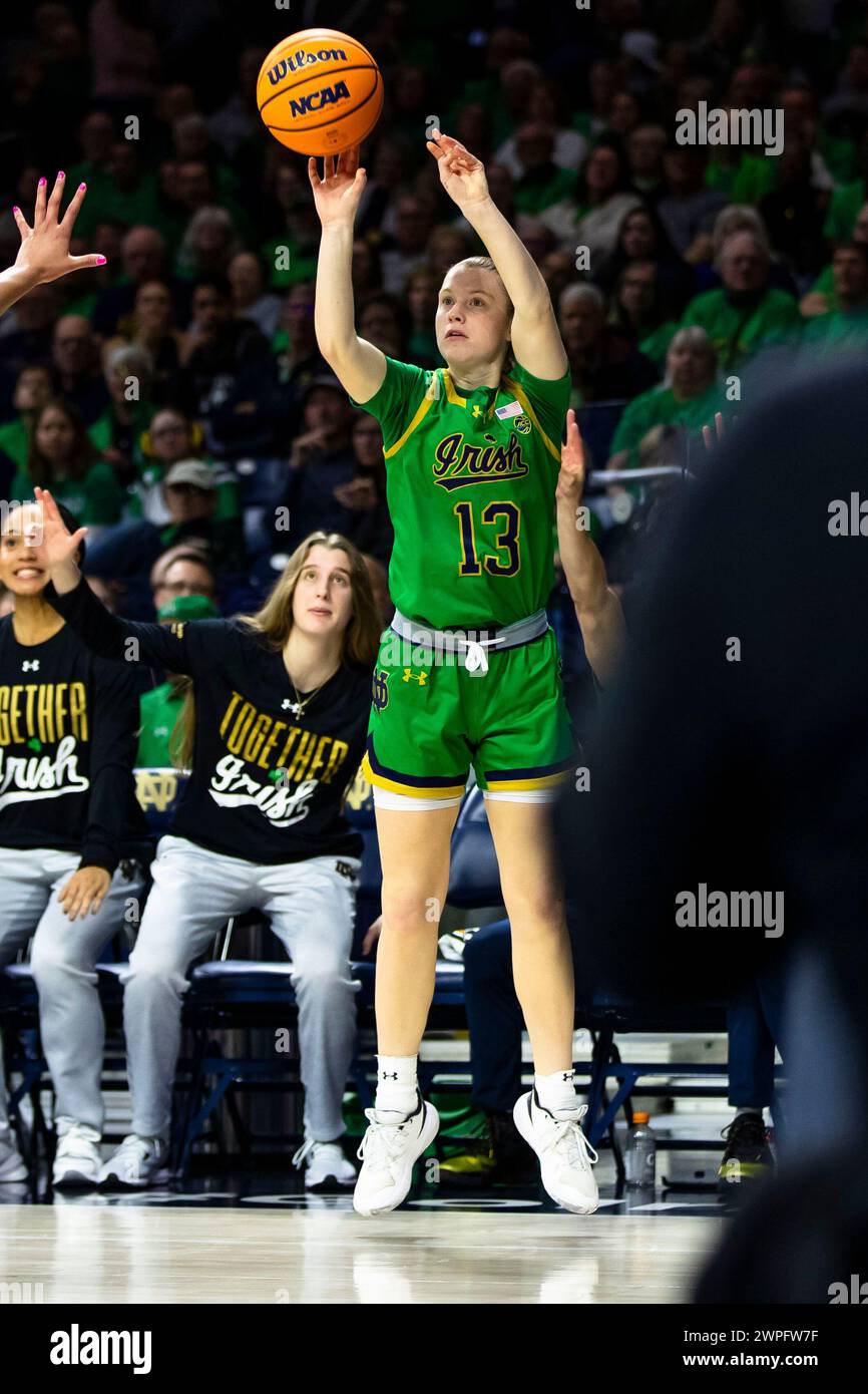 Notre Dame guard Anna DeWolfe (13) shoots during the second half of an ...