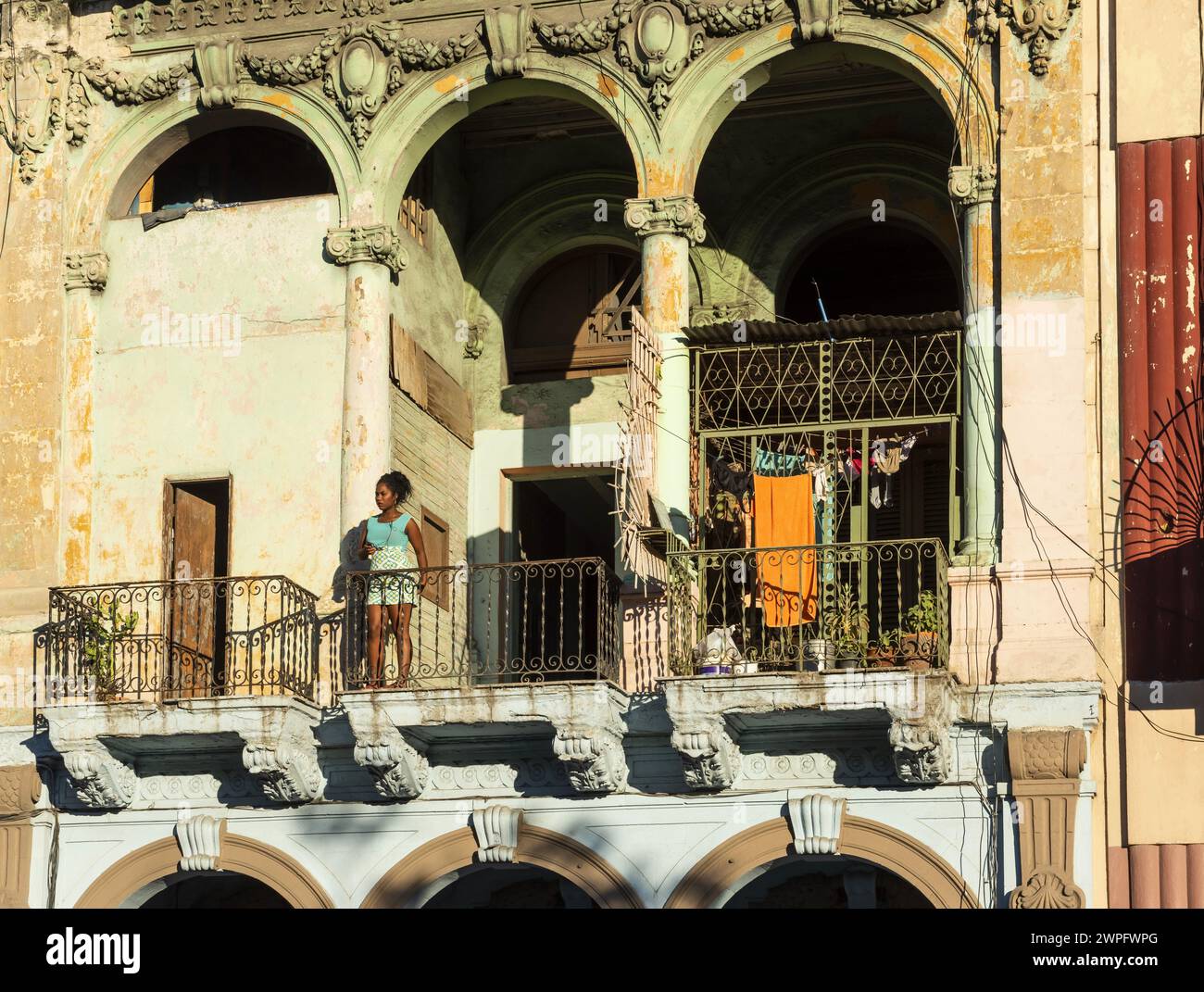 Girl malecon havana cuba hi-res stock photography and images - Alamy