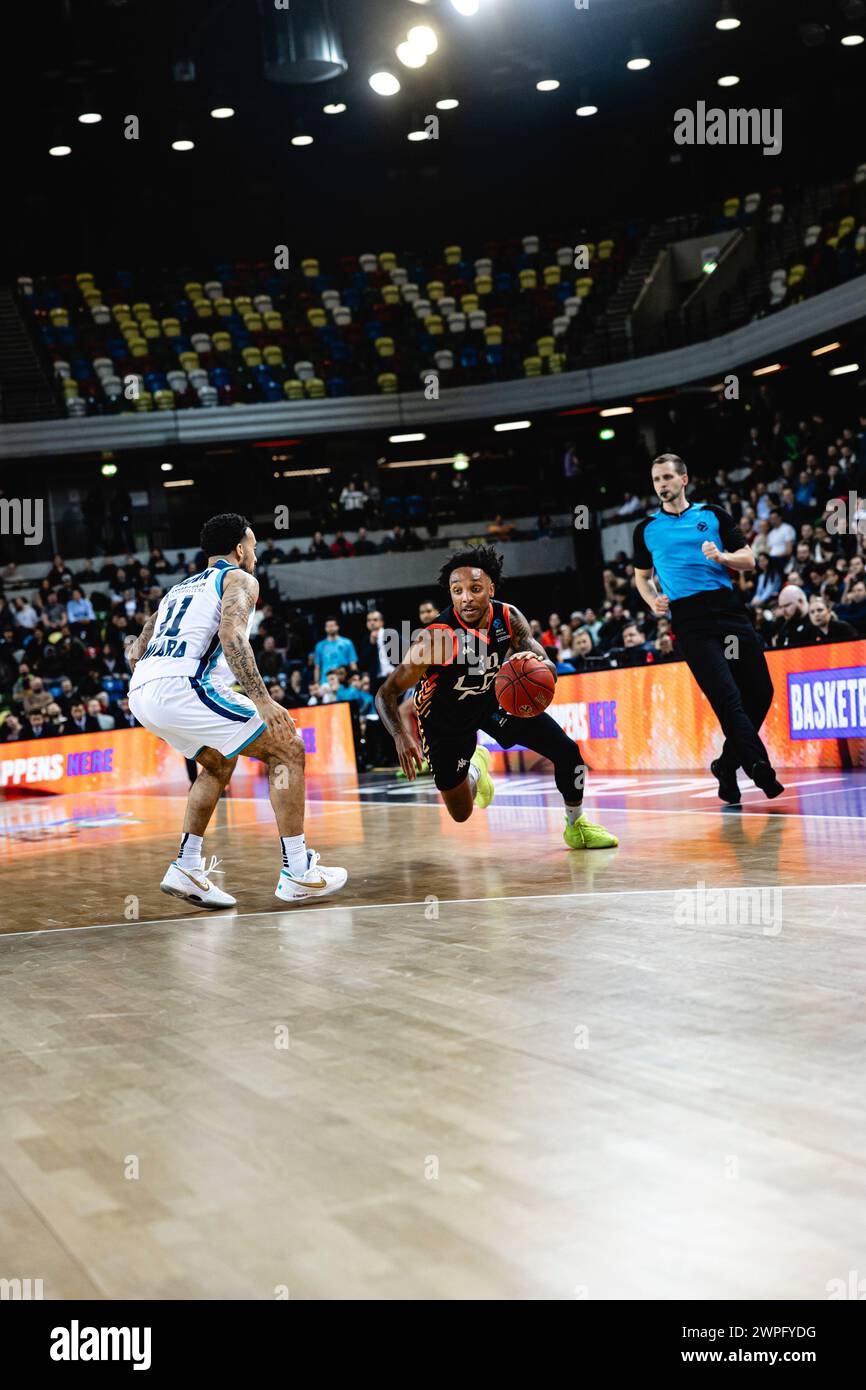 London Lions defeat Turk Telecom Ankara 100-77 to qualify for the BKT ...