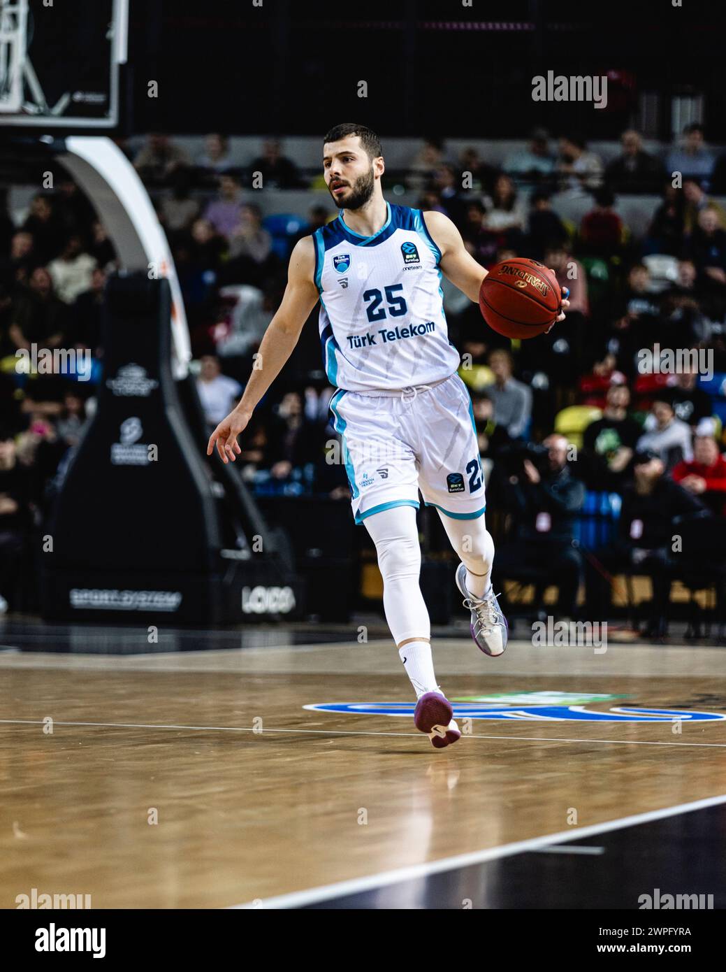 London Lions defeat Turk Telecom Ankara 100-77 to qualify for the BKT ...