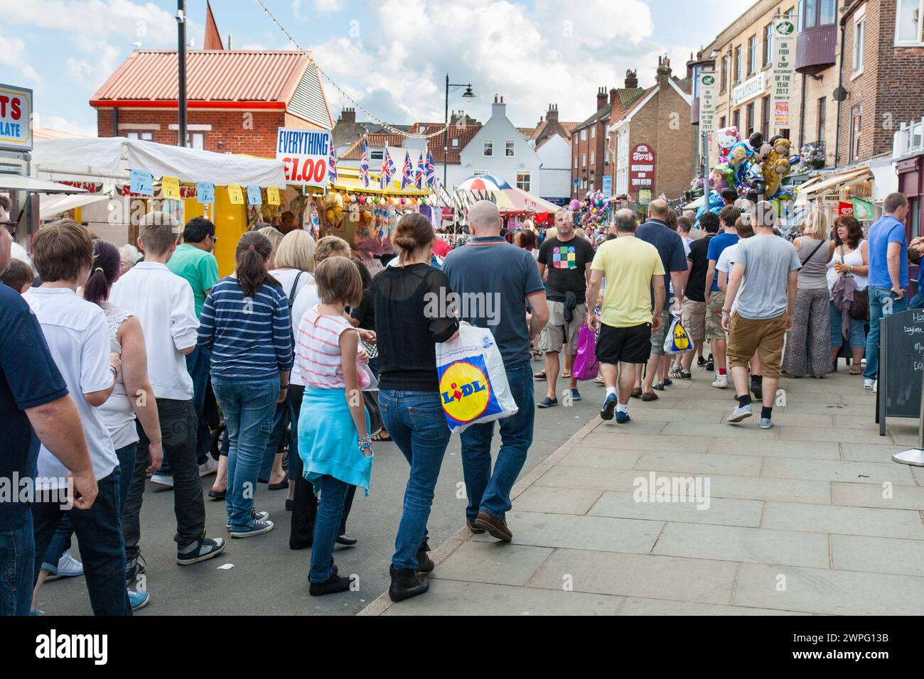 Whitby sea front hi-res stock photography and images - Alamy